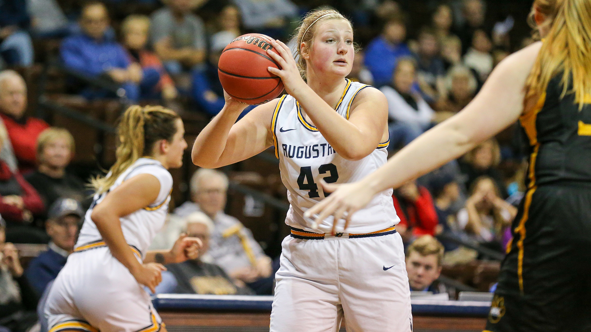 Lizzy Karp - Women's Basketball - Augustana University Athletics