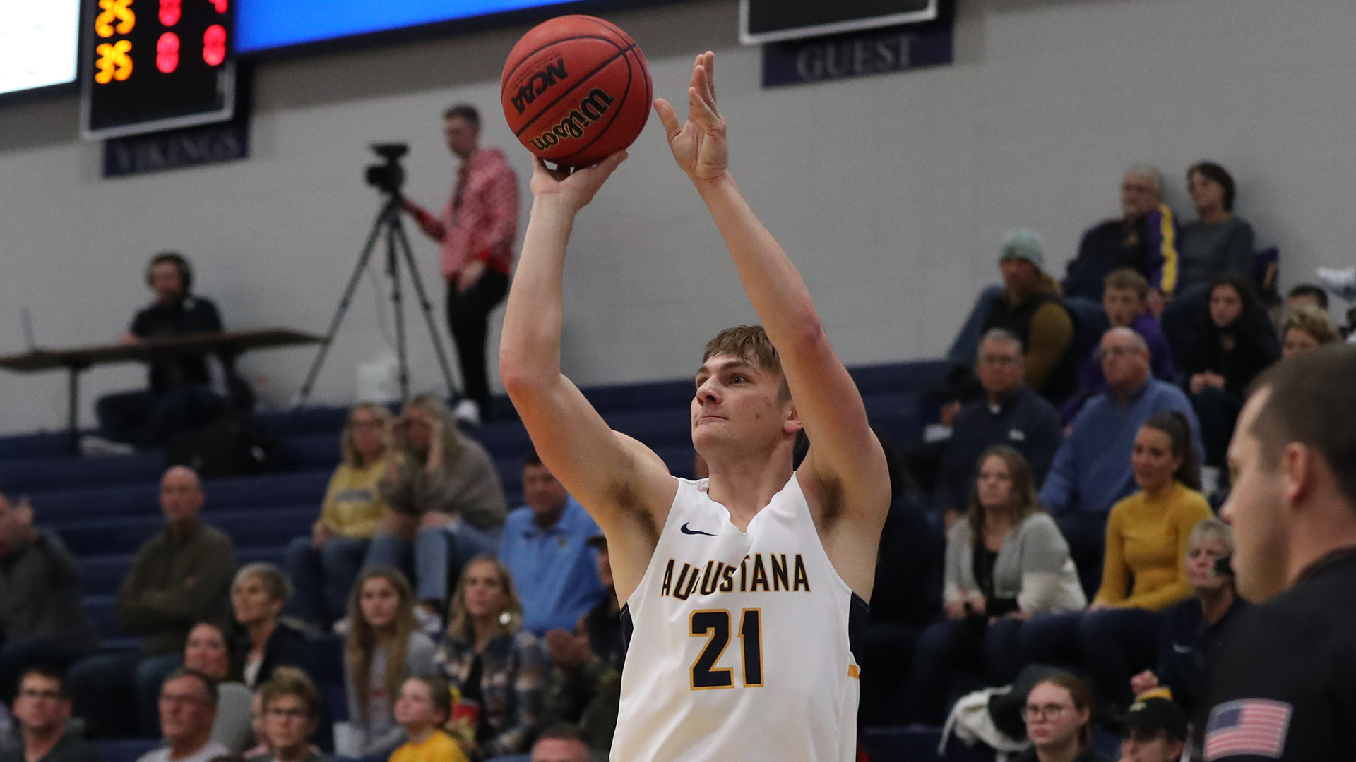 Vikings Corral Mustangs in Offensive Outburst Behind Fink’s 37 Points ...