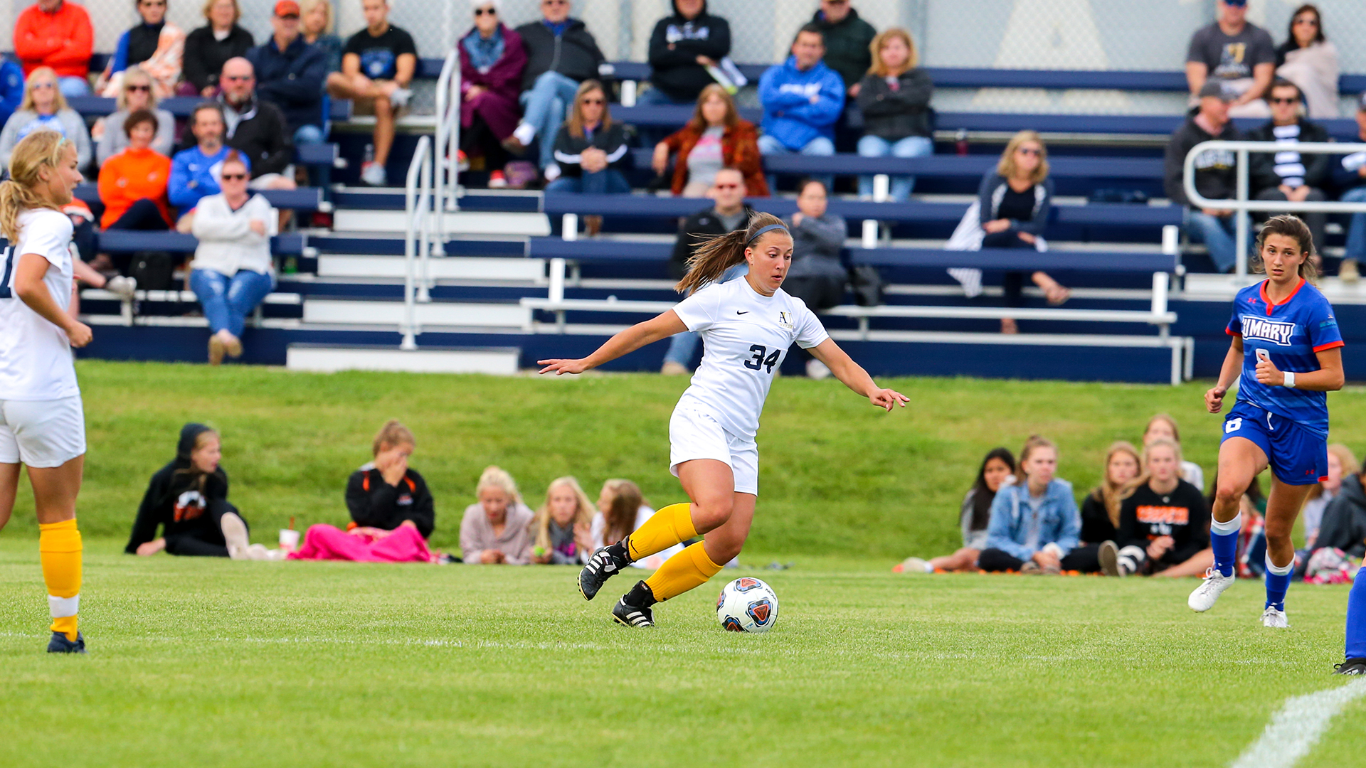 Shannon McKnight - Soccer - Augustana University Athletics