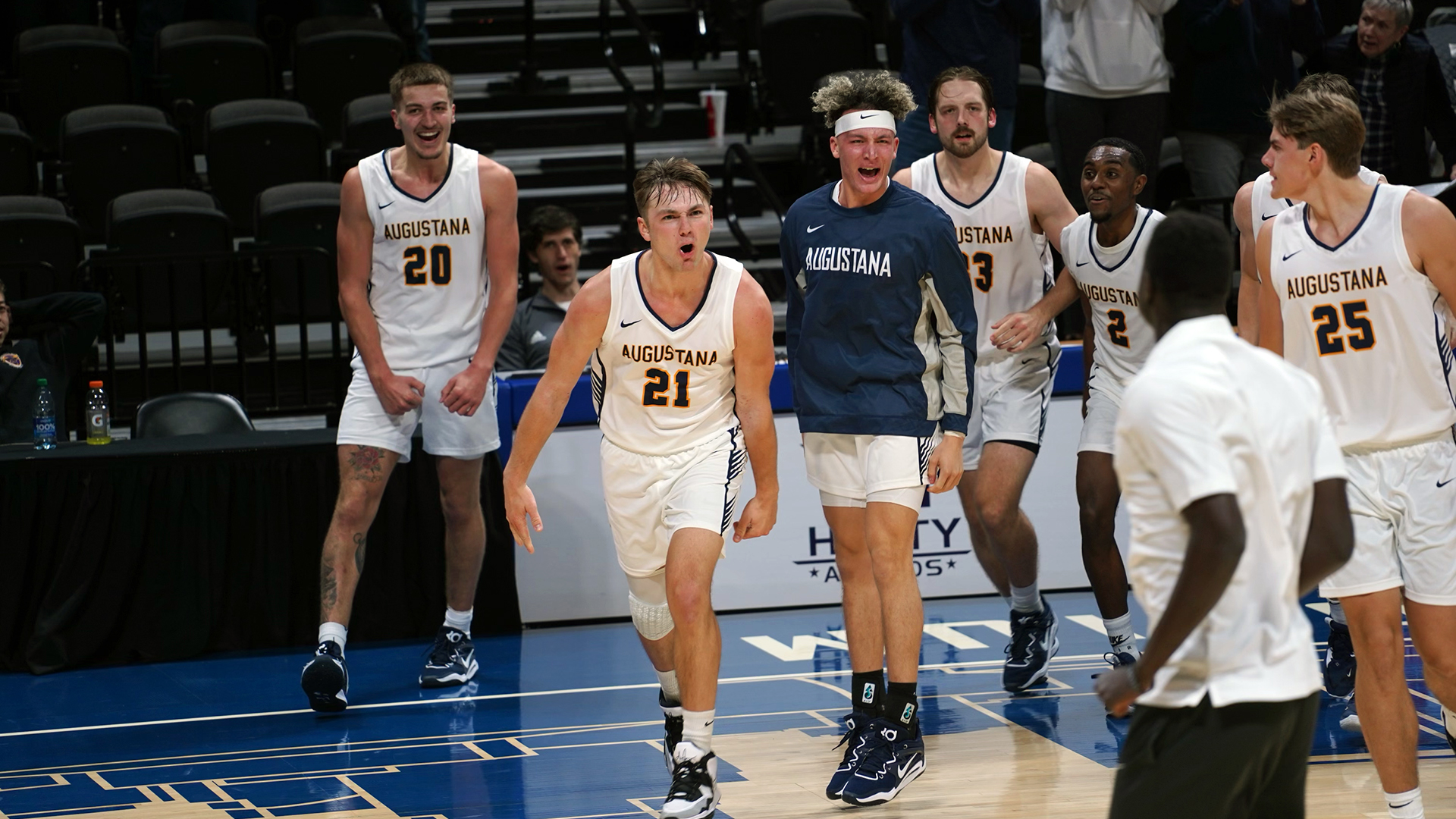 Fink Sinks Game-Winning Basket to Push Men’s Hoops to 68-67 Victory ...
