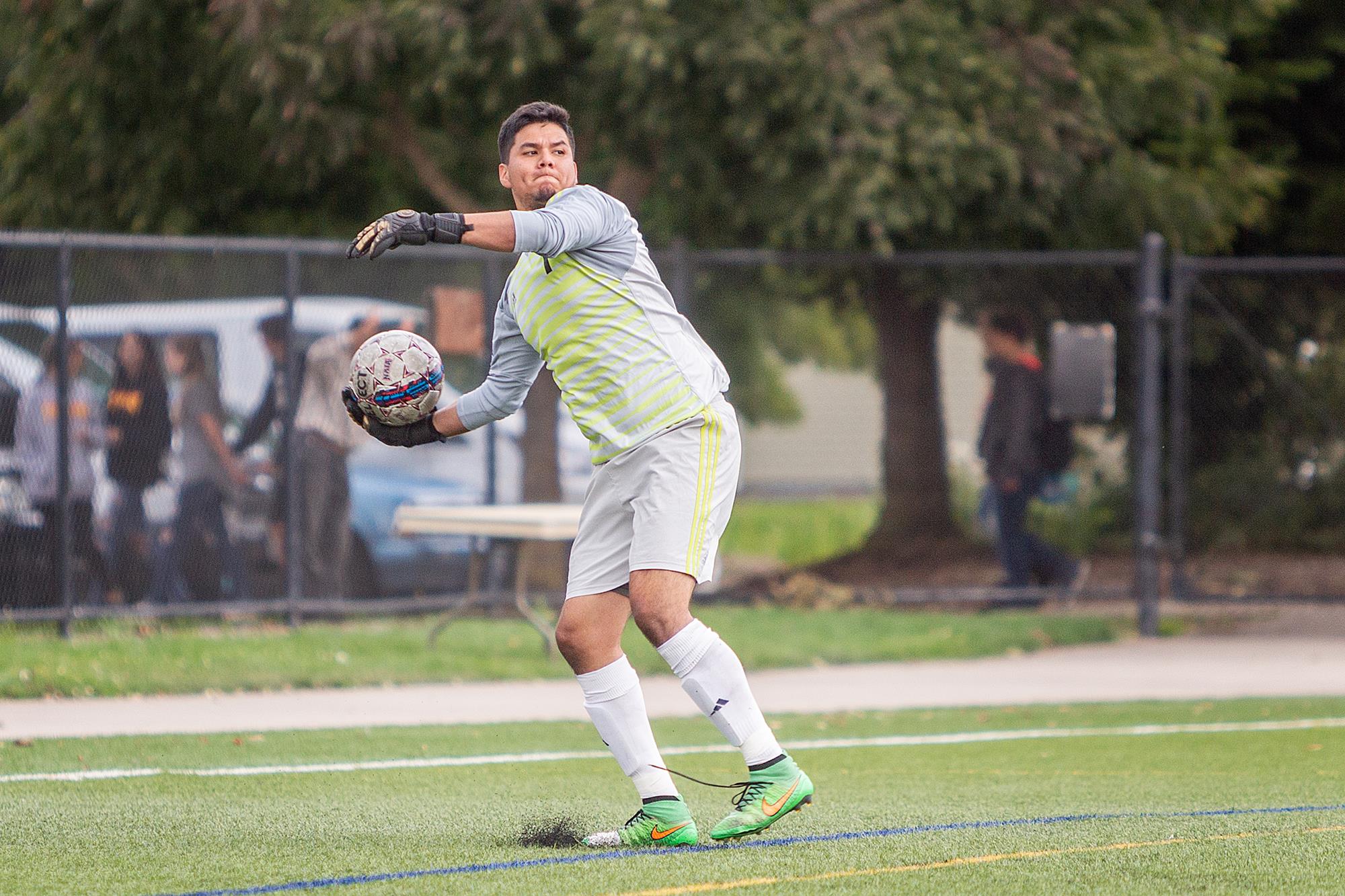 Julian Hernandez - Men's Soccer - Bushnell University Athletics