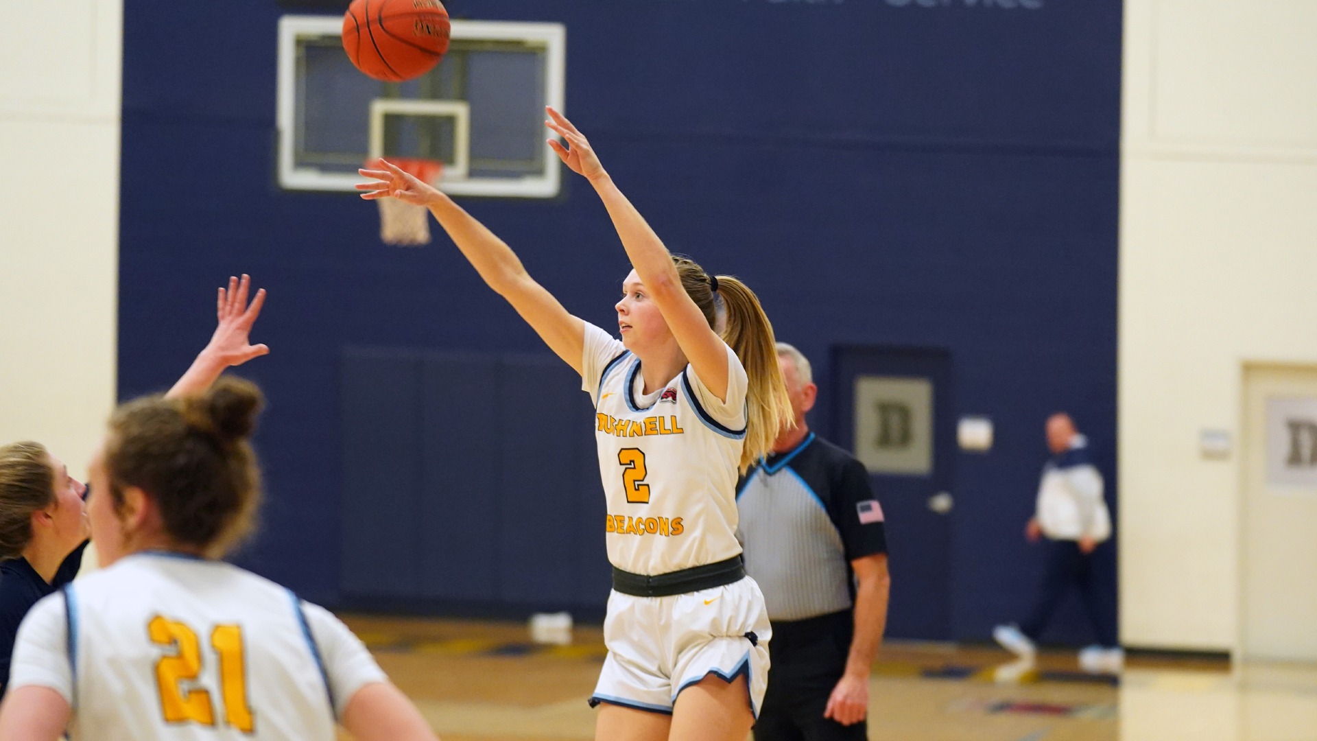 Slifka Leads Beacons Past Eagles, 78-61 - Bushnell University Athletics