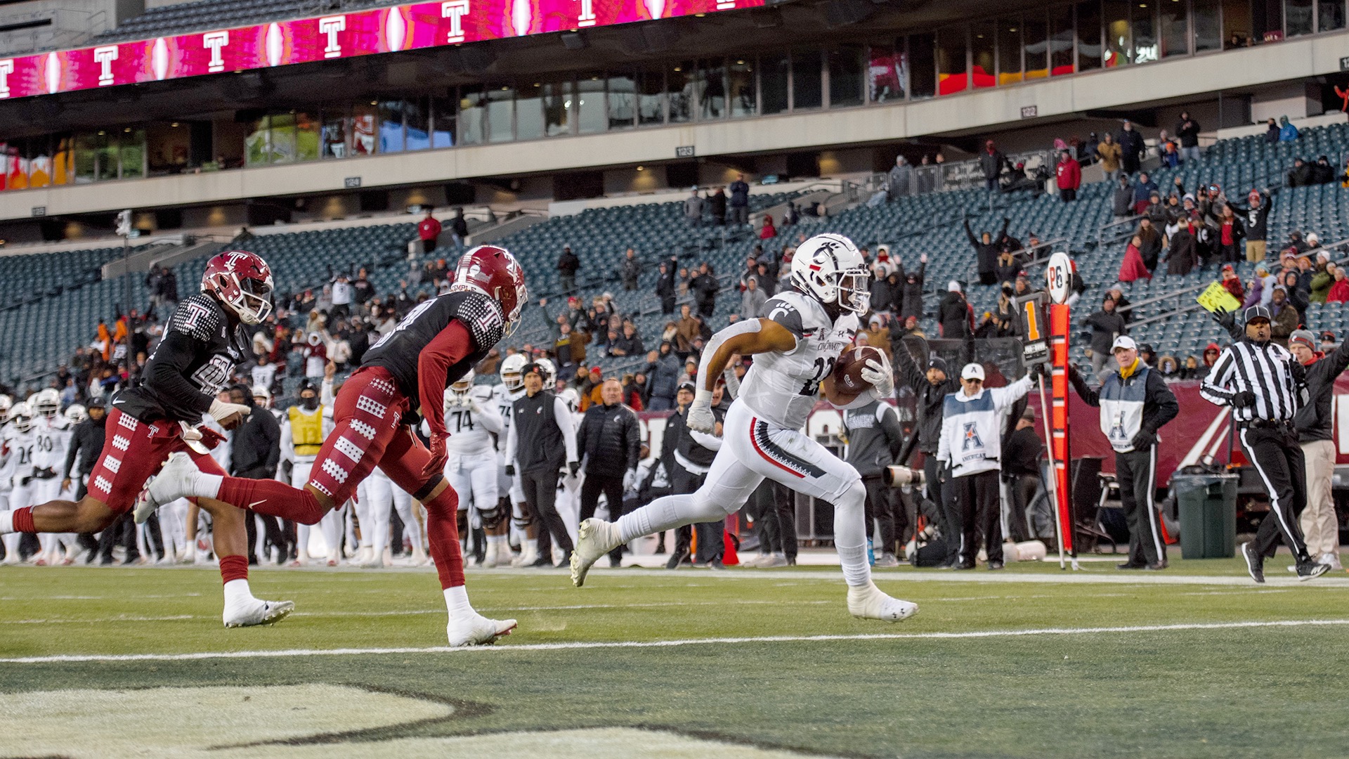 TUCKERMAN: 22 Things To Watch In 2022 Bearcats Football - University of ...