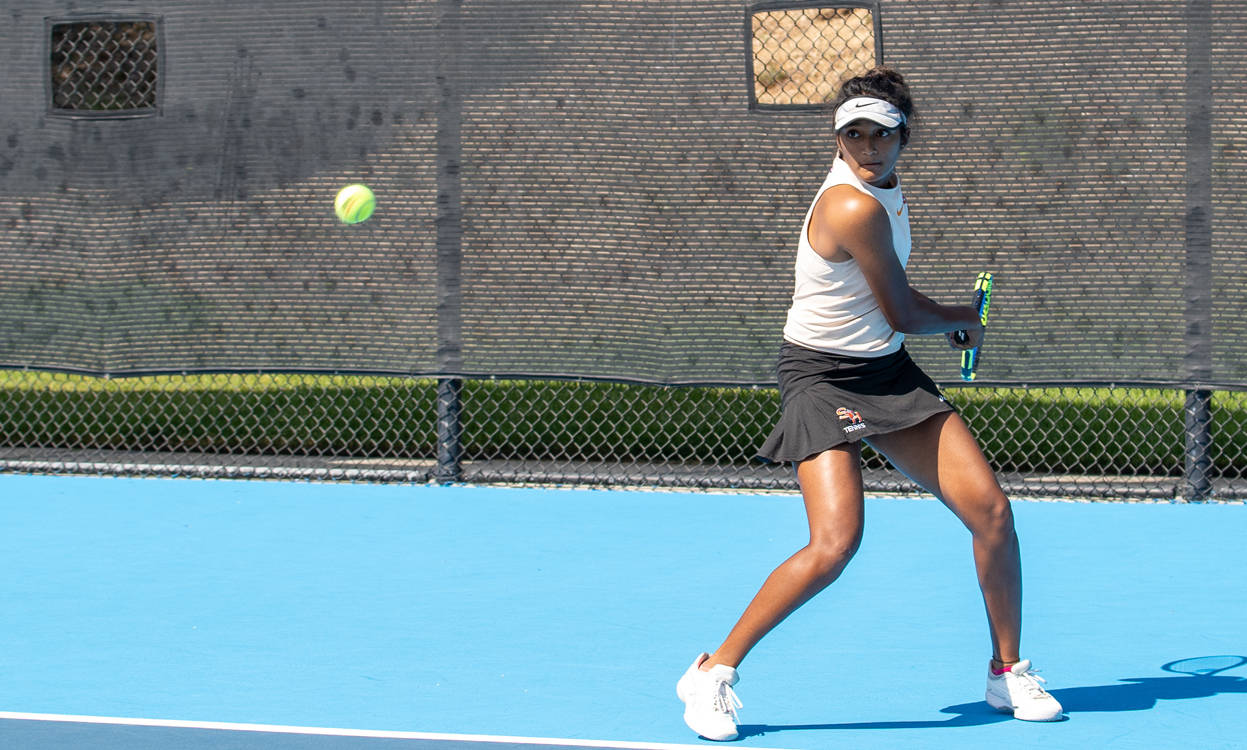 Tennis drops match at Rice - Sam Houston