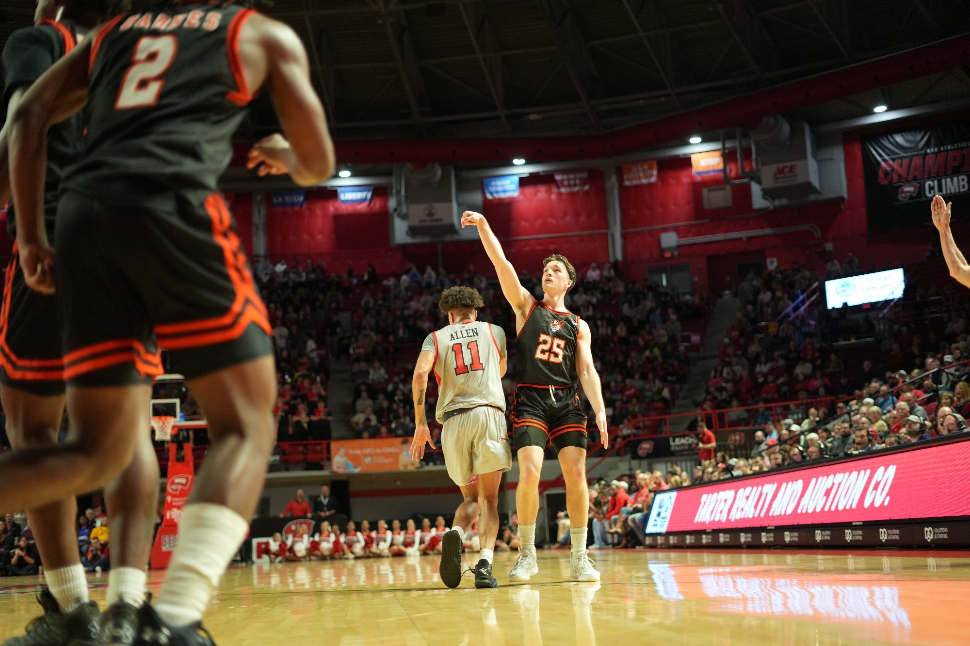 Kats rally to stun WKU on the road - Sam Houston