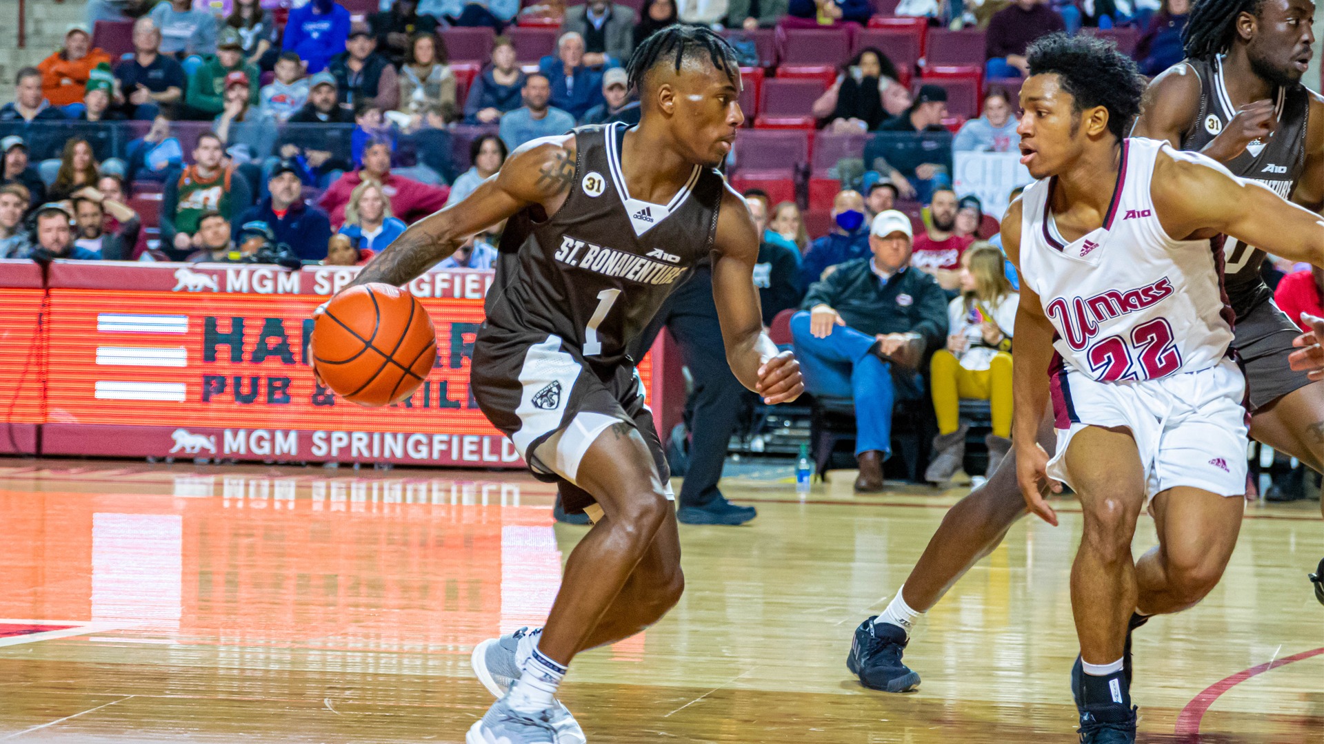 Bonnies Can't Overcome Minutemen in Regular Season Finale - St. Bonaventure