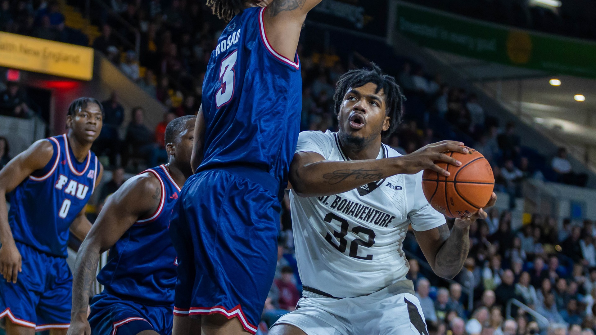 Bonnies Struggle in Setback at La Salle - St. Bonaventure