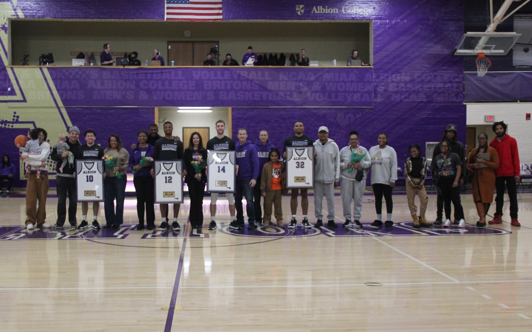 Men's basketball celebrates seniors - Albion College