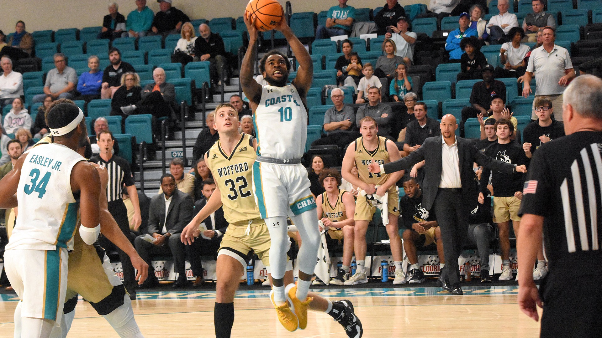 Sanders scores 17 in Coastal men’s basketball loss to Wofford, 88-80 ...