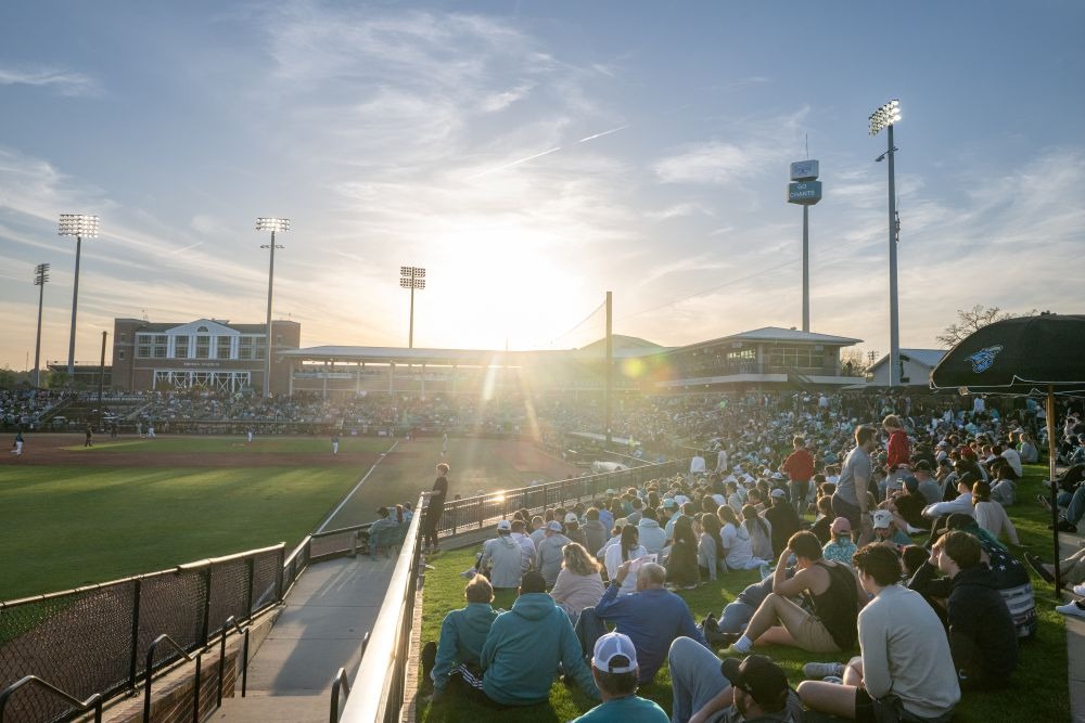 No. 21 Baseball Falls 4-2 at College of Charleston in Midweek Tilt ...