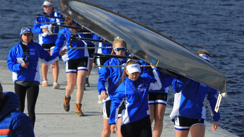 Women's Crew Battles the Rain in Worcester - Colby College