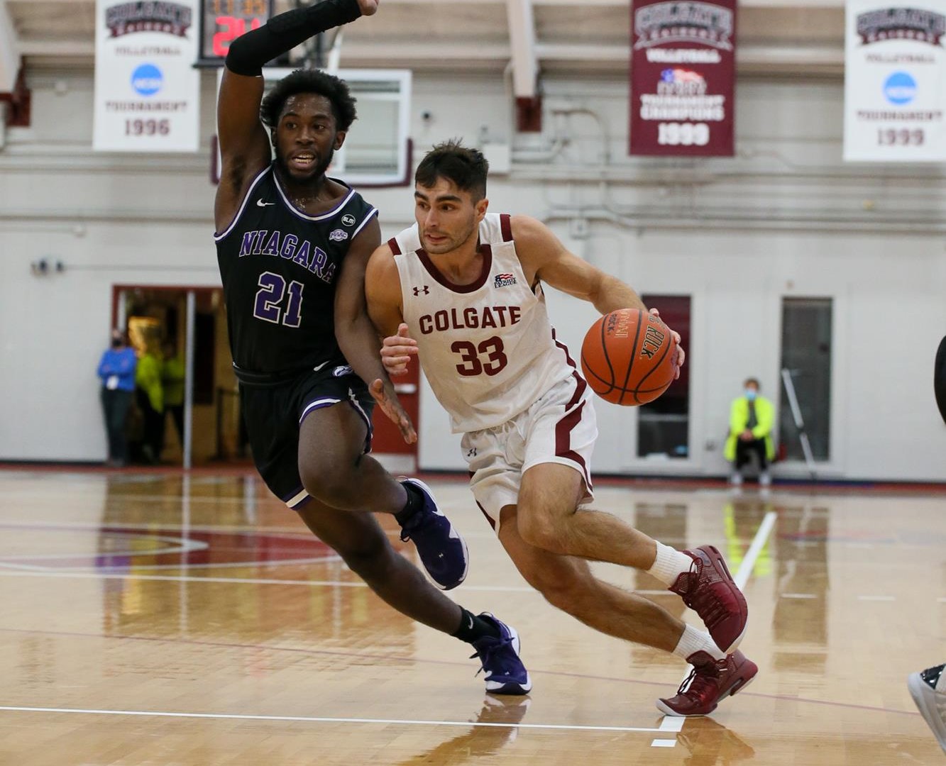 Oliver Lynch-Daniels - Men's Basketball - Colgate University Athletics