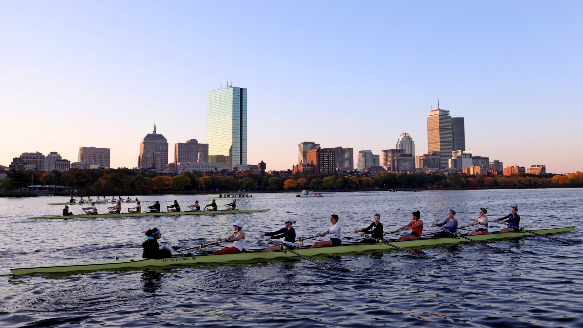 Radcliffe Heavyweight Novice Eight Set to Race Foot of The Charles ...