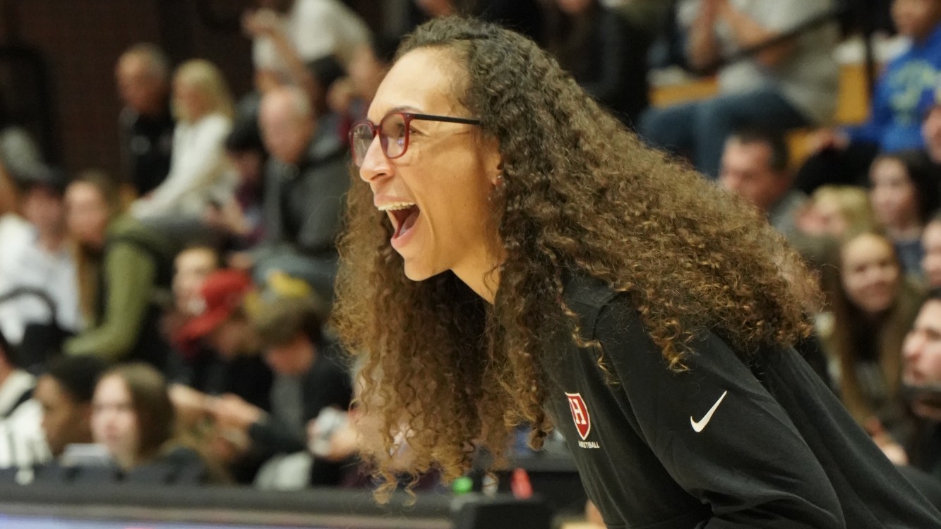 Carrie Moore Earns ESPN Coach of the Week Distinction after Win Over ...