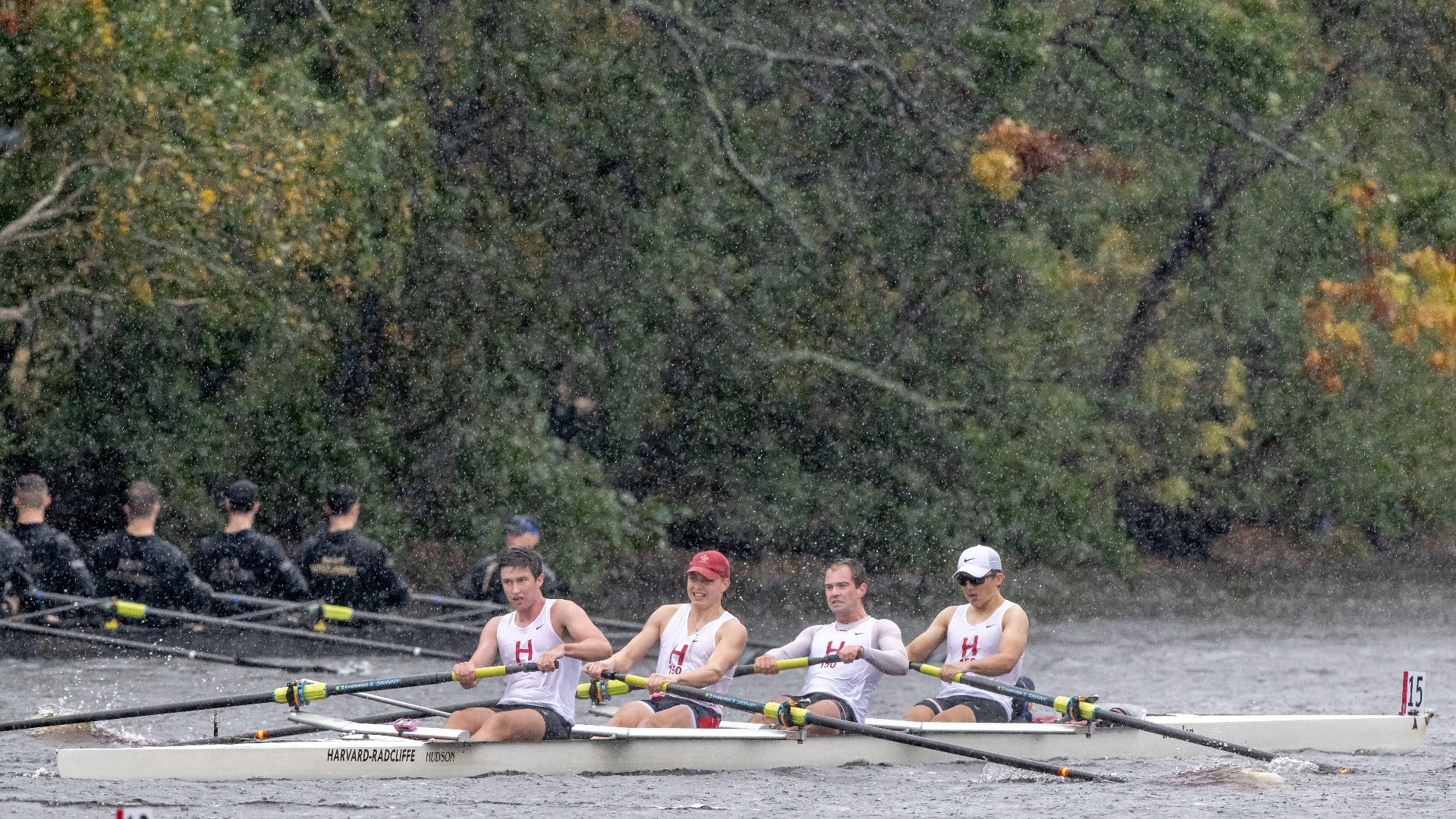 Men’s Lightweight Competes in Men’s Club Fours in Opening Day of Head ...