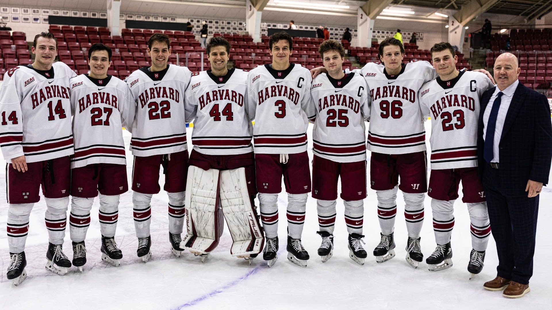 Gibson Guides No. 9/10 Men's Ice Hockey to 4-0 Shutout of RPI on Senior ...