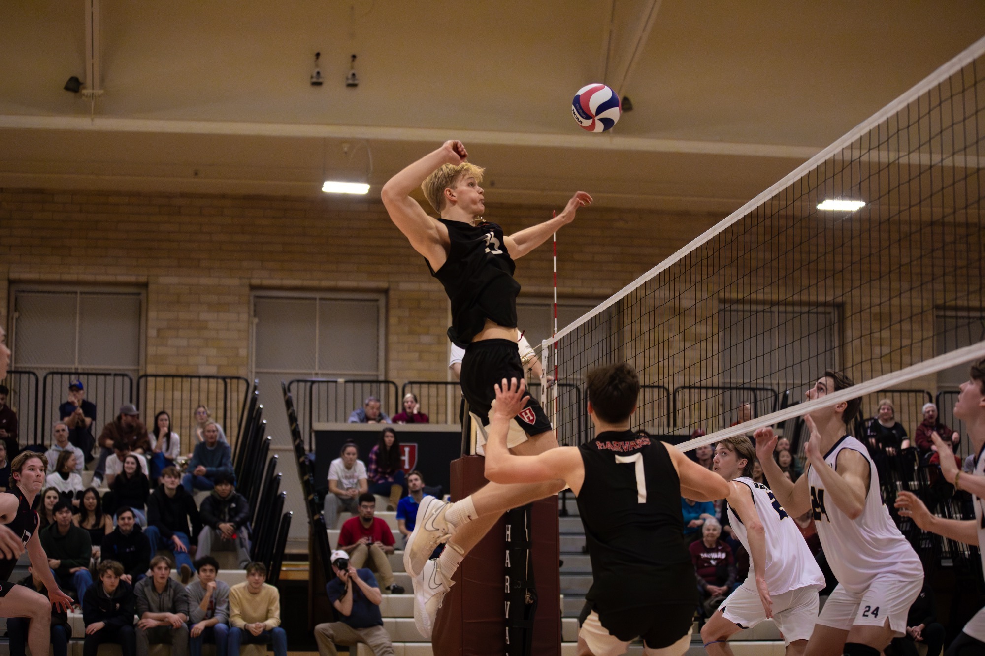 Men’s Volleyball Drops Match to UC Santa Barbara to Close Out Harvard ...