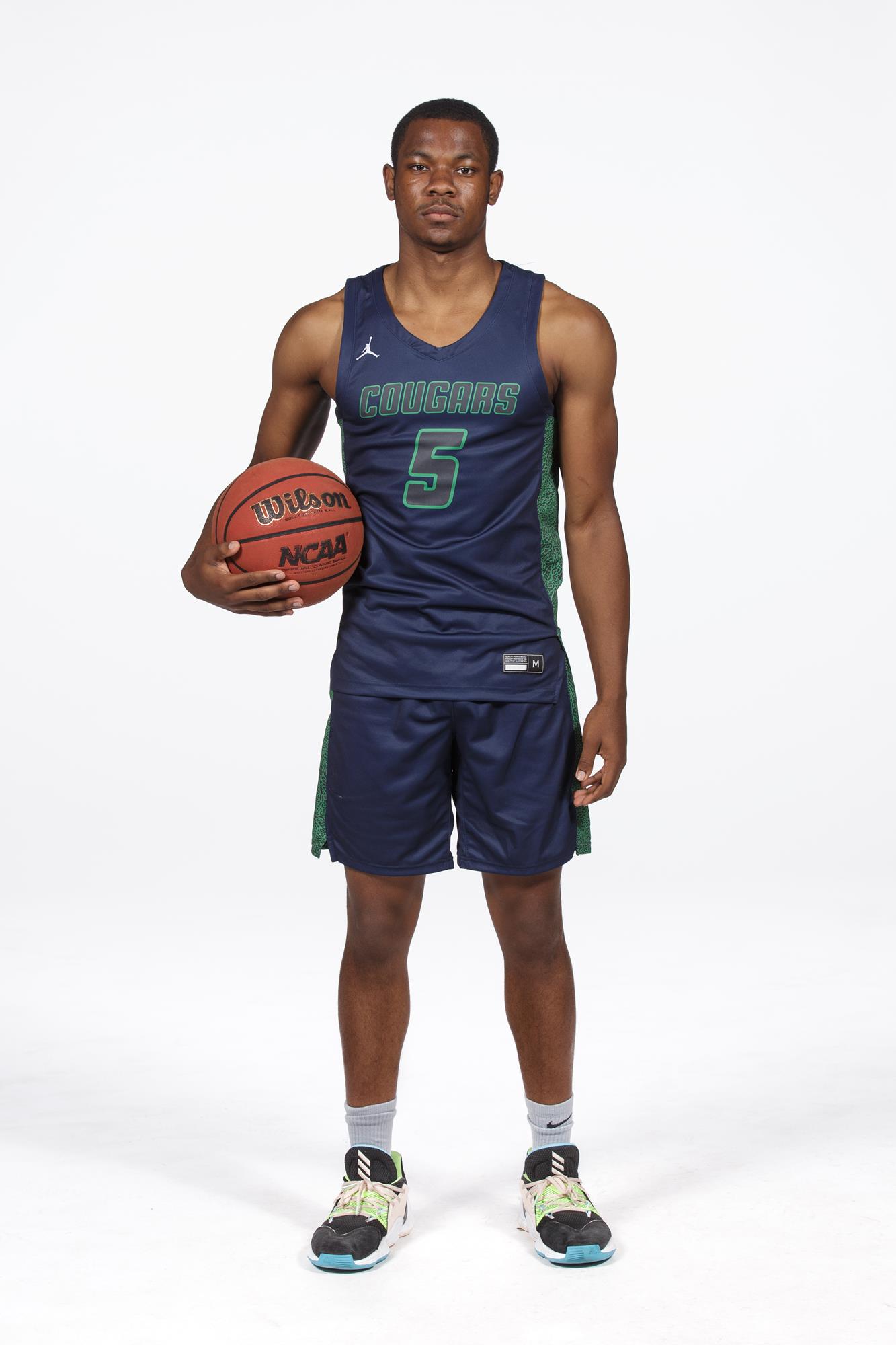 Favour Chukwukelu - 2021-22 - Men's Basketball - Chicago State ...