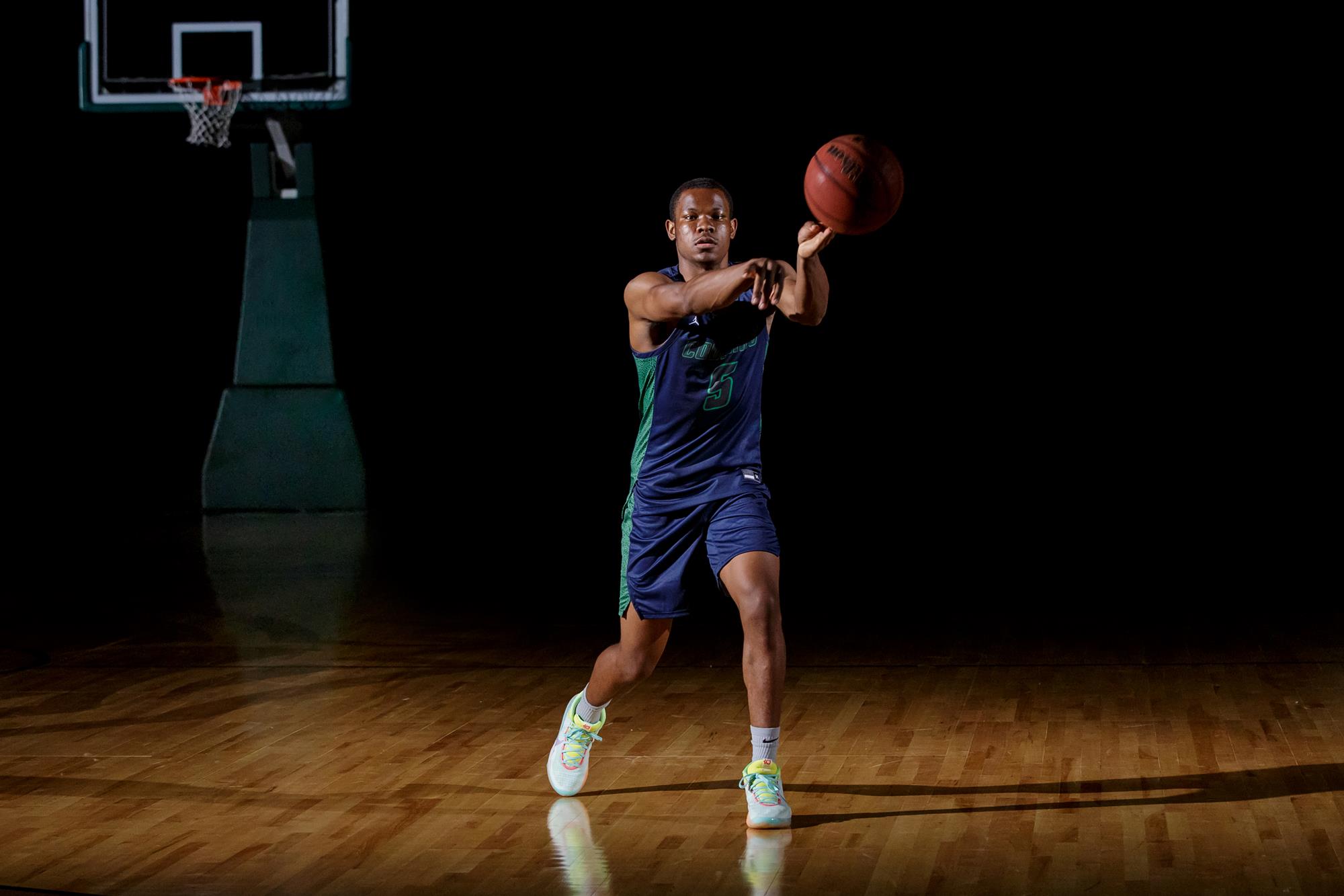 Favour Chukwukelu - 2021-22 - Men's Basketball - Chicago State ...