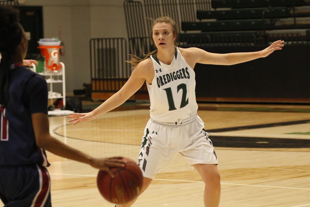 Monica Landdeck - Women's Basketball - Montana Tech Athletics