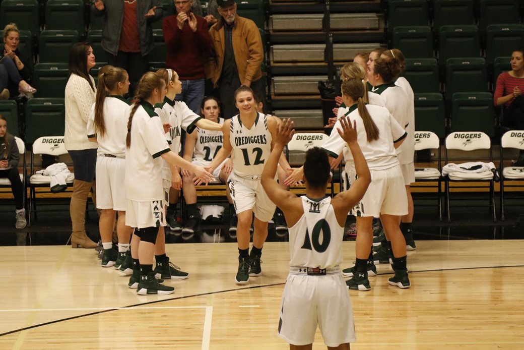 Monica Landdeck - Women's Basketball - Montana Tech Athletics
