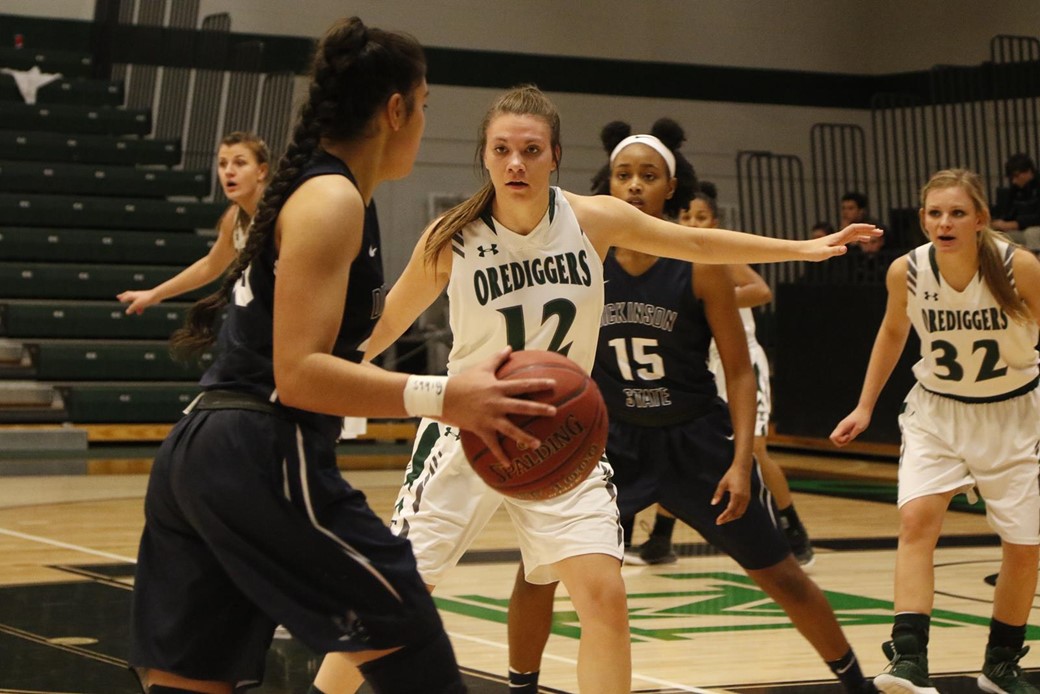 Monica Landdeck - Women's Basketball - Montana Tech Athletics