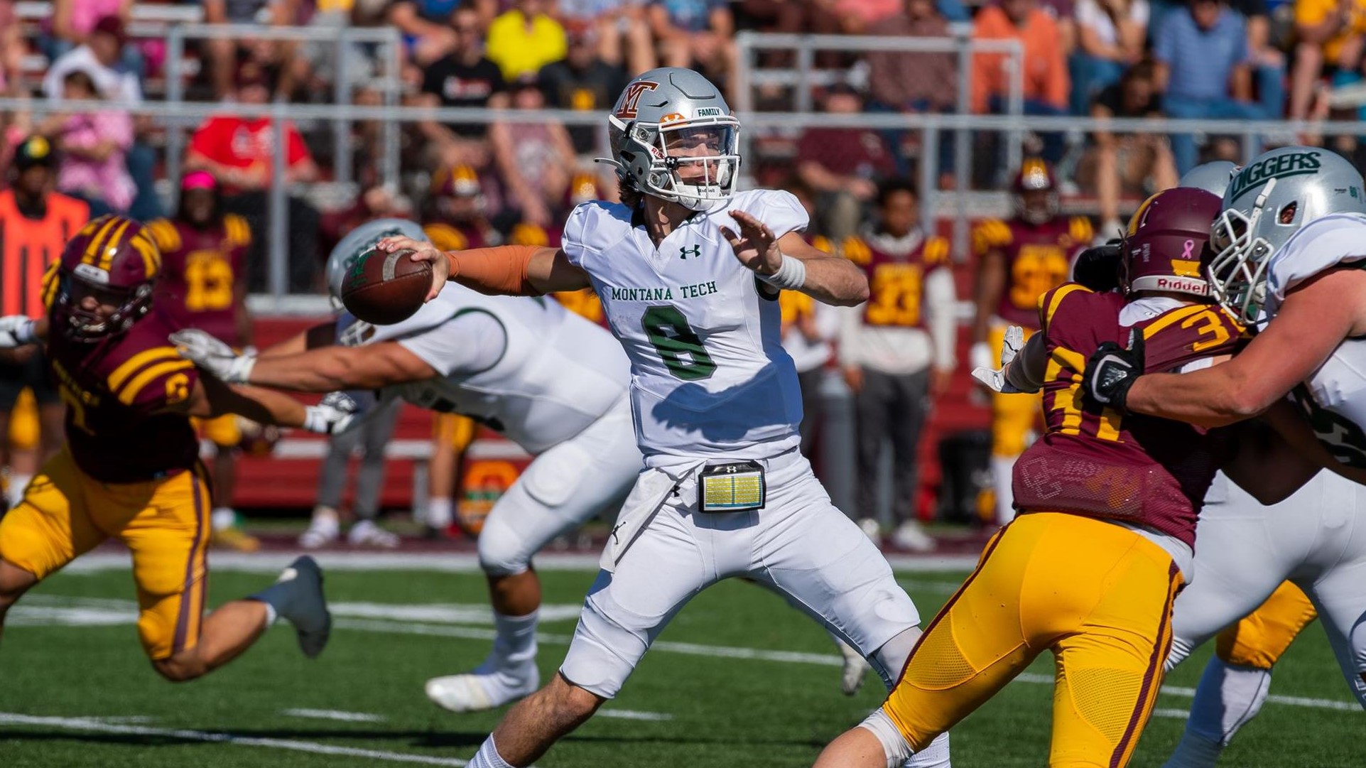 Orediggers Take Care of Lights - Montana Tech Athletics