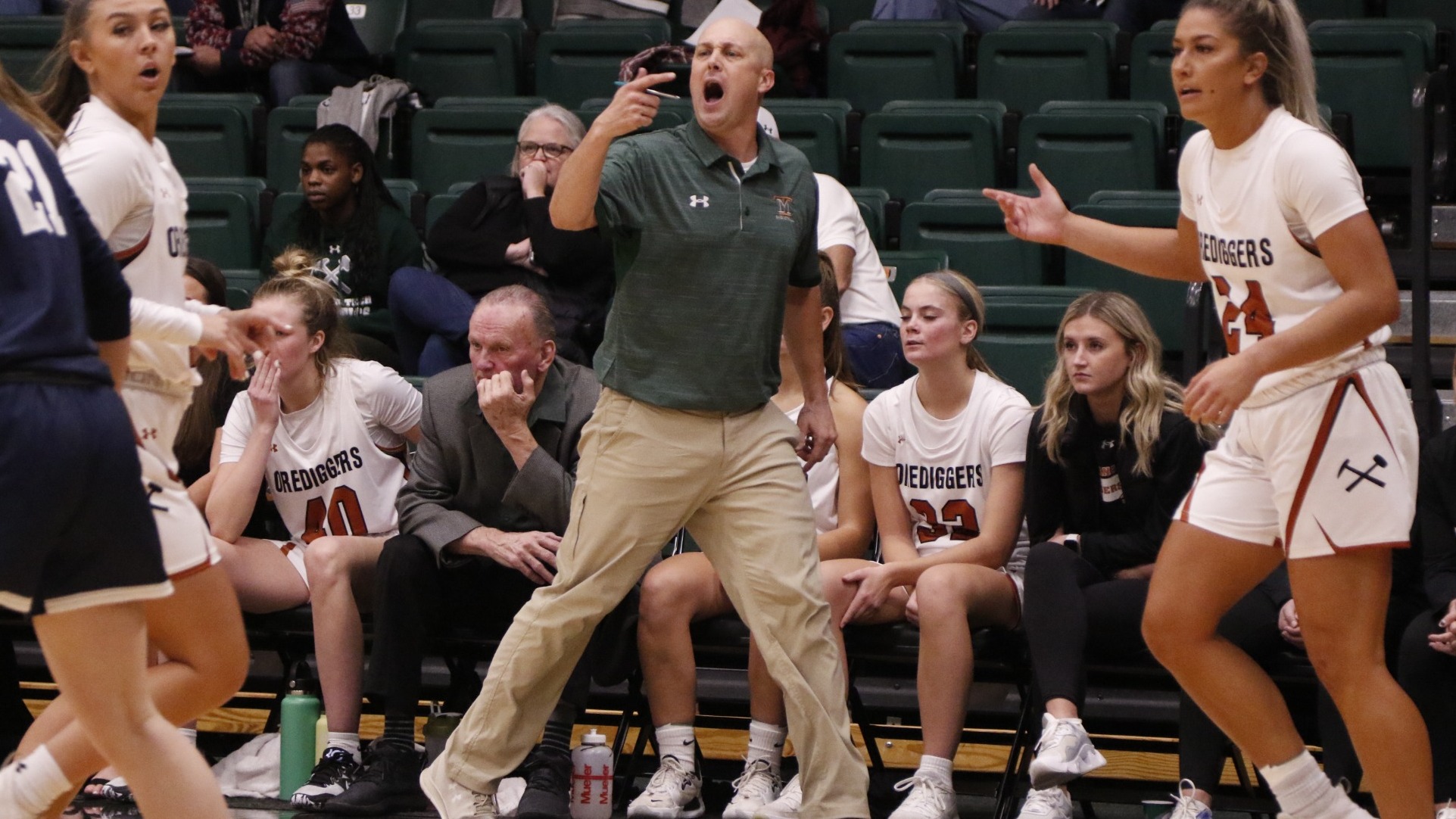 Graham Leads Orediggers into Frontier Opener - Montana Tech Athletics