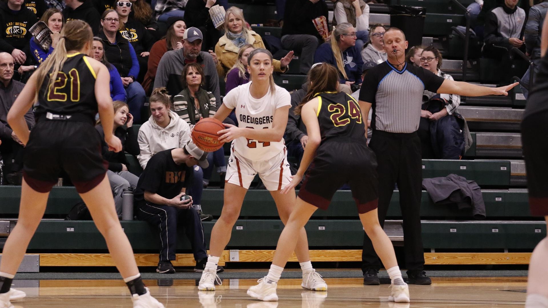 Tavia Rooney - Women's Basketball - Montana Tech Athletics