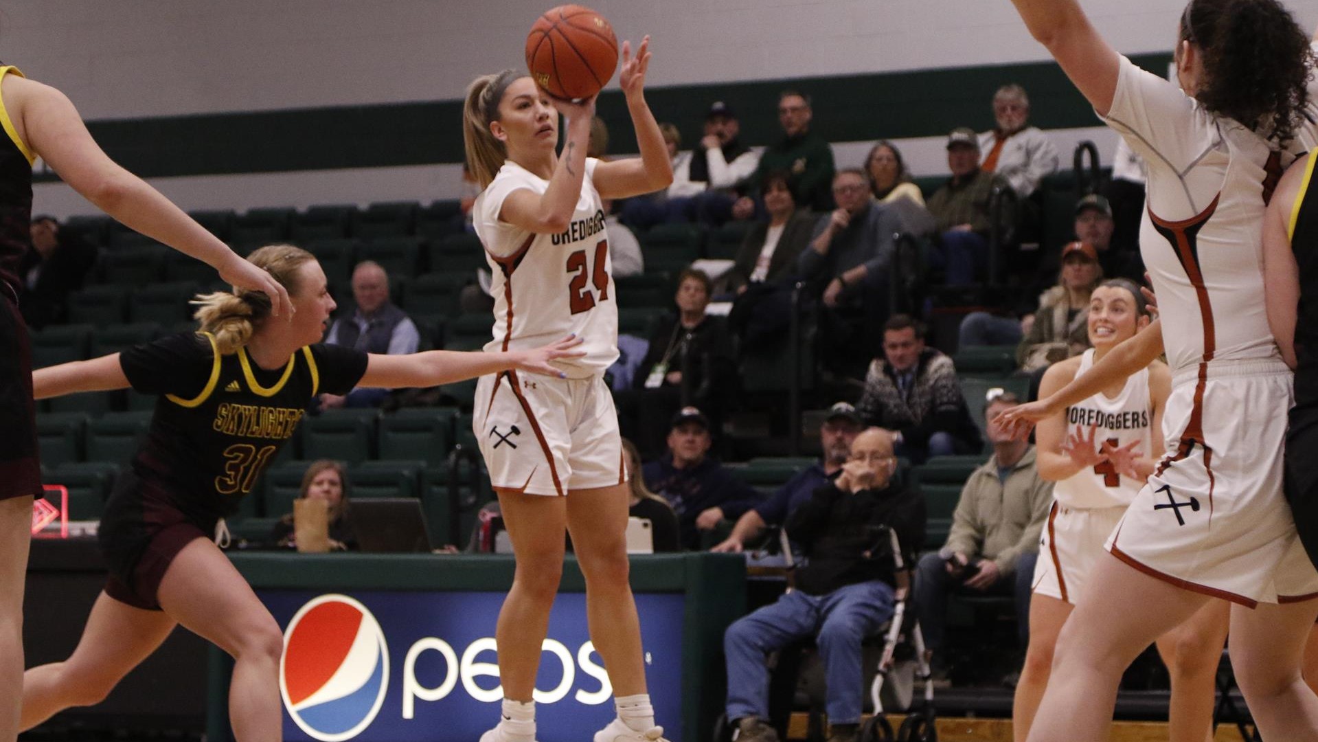 Tavia Rooney - Women's Basketball - Montana Tech Athletics
