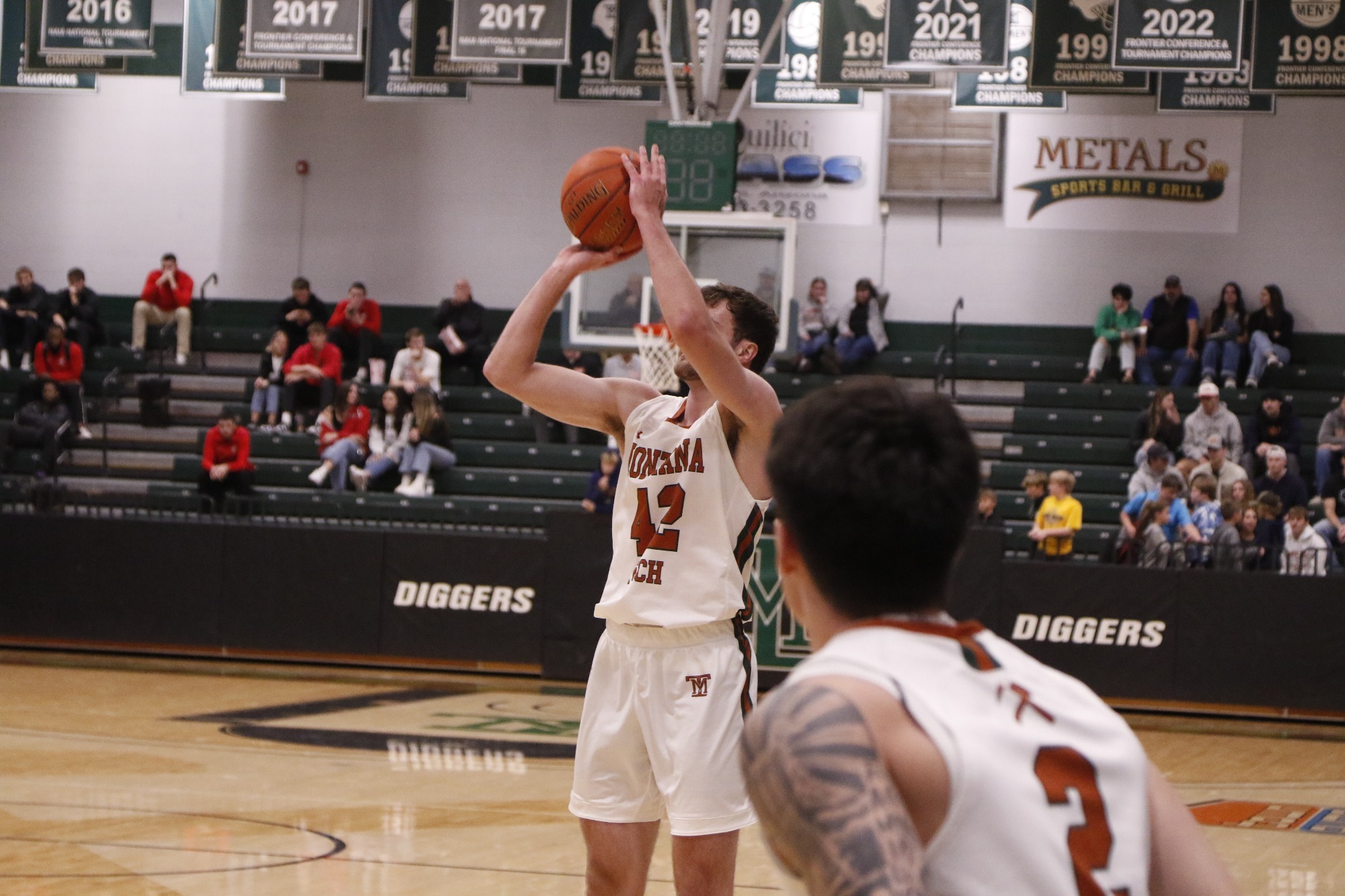 Montana Tech Stifles the Thunder - Montana Tech Athletics
