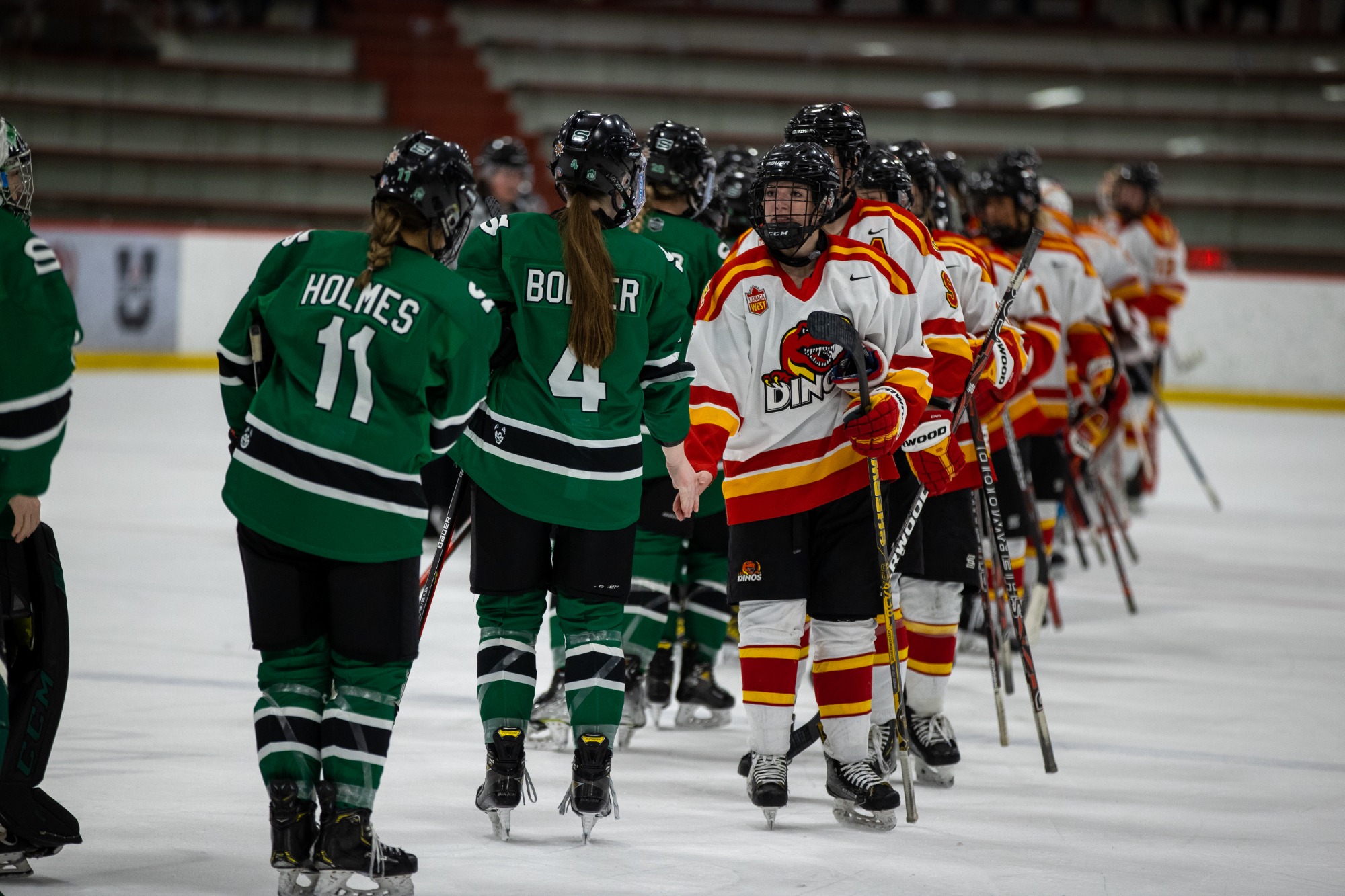 Huskies take out shorthanded Dinos - University of Calgary Athletics