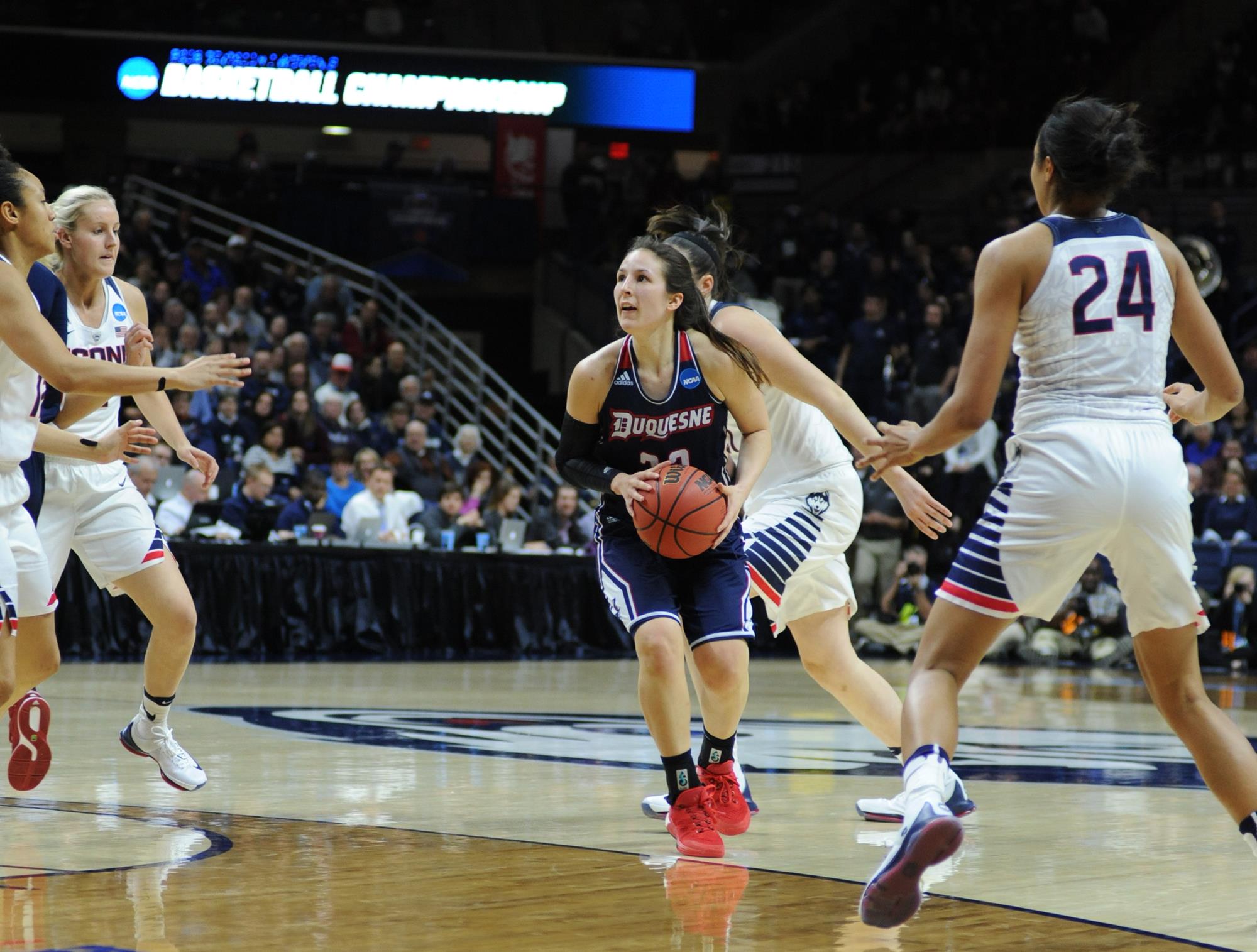 April Robinson - Women's Basketball - Duquesne University Athletics