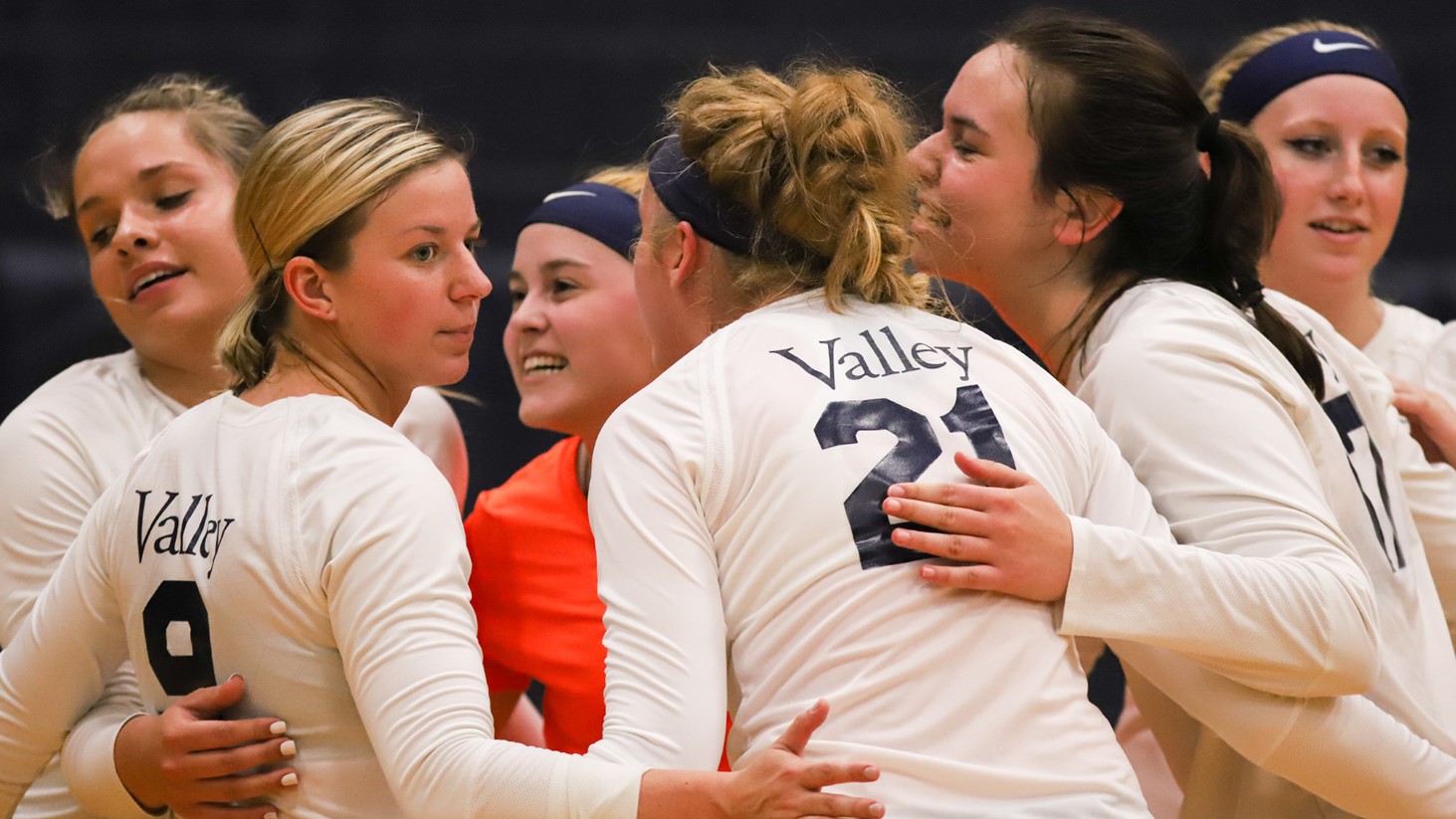 Volleyball Cruises in Dutchmen Quad Opener - Lebanon Valley College ...