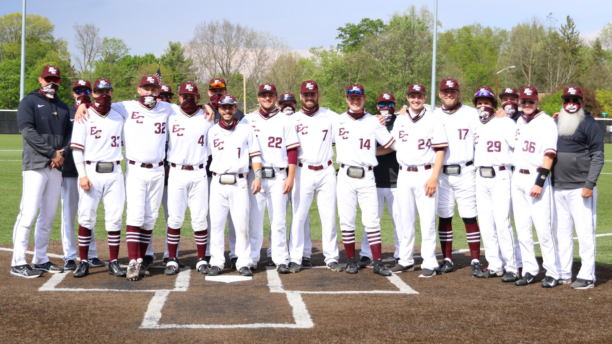 Baseball takes two off Defiance in home regular season finale - Earlham ...