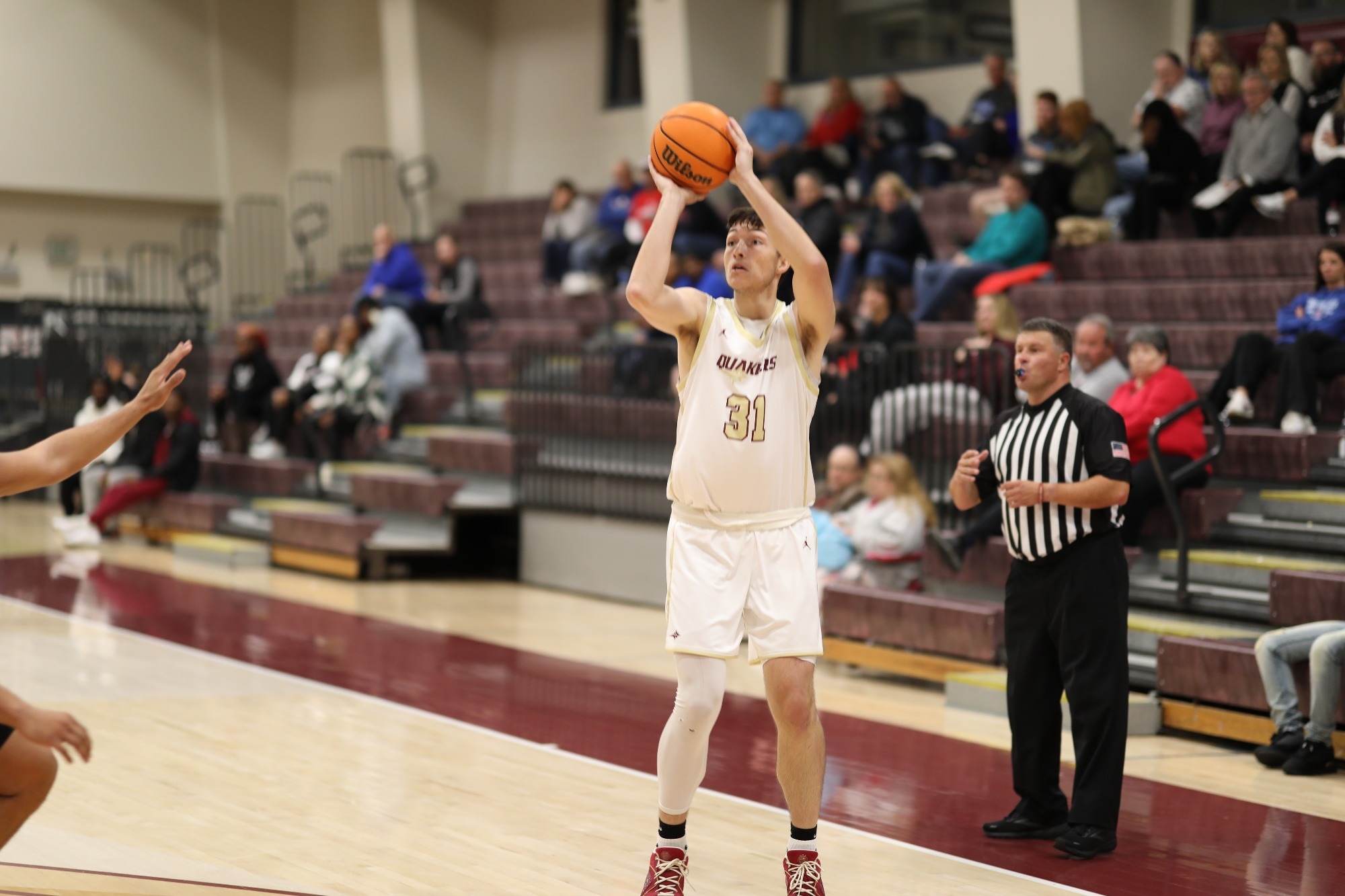 Men's basketball drops conference-opener - Earlham College