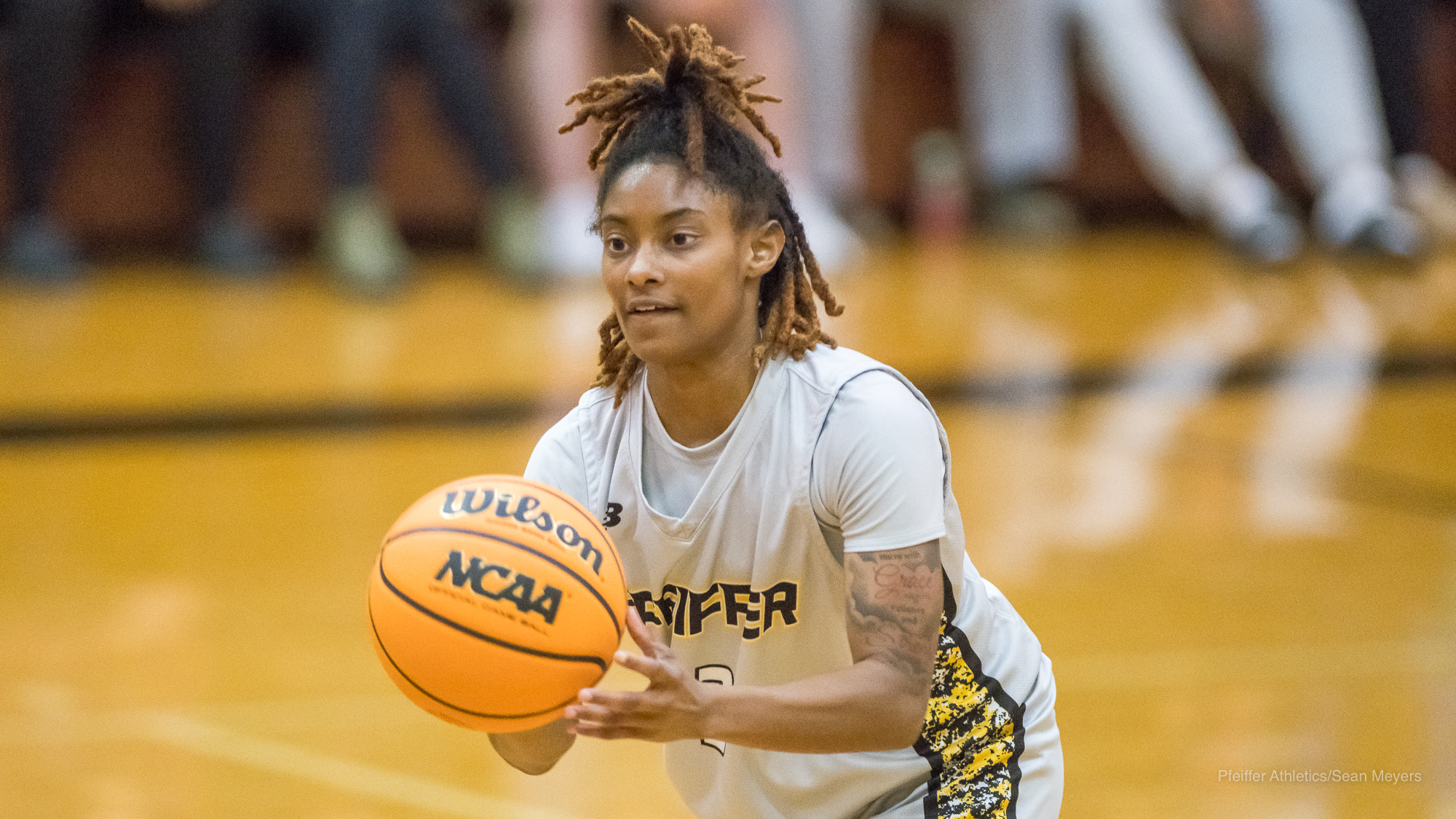 Bynum Leads Pfeiffer Women at Johnson & Wales - Pfeiffer University