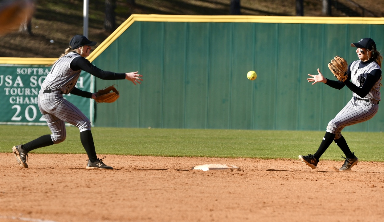 Pfeiffer Softball Stays Hot With Sweep at Piedmont - Pfeiffer University