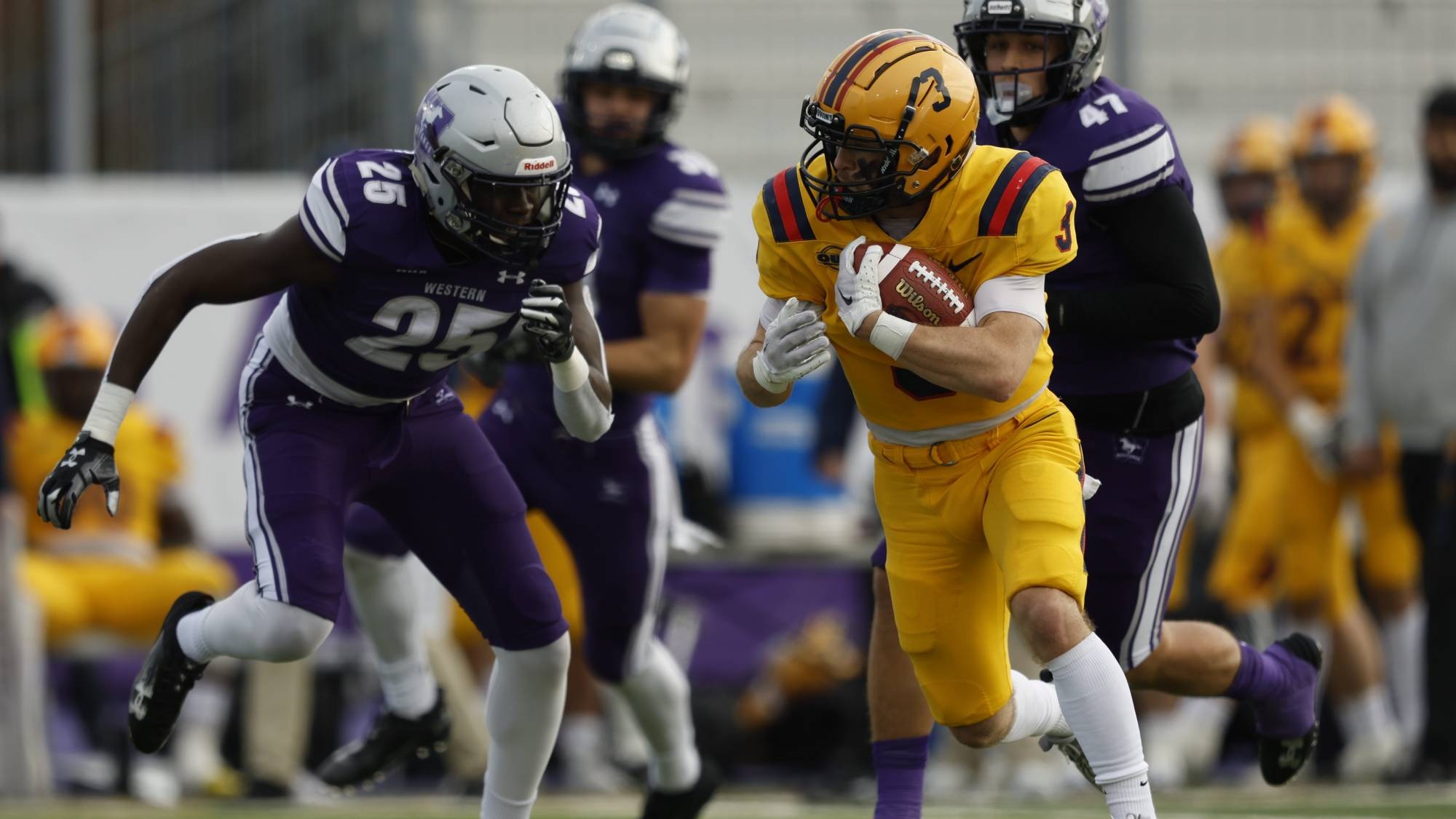 Queen’s Football falls to Mustangs in OUA semifinal - Queen's ...