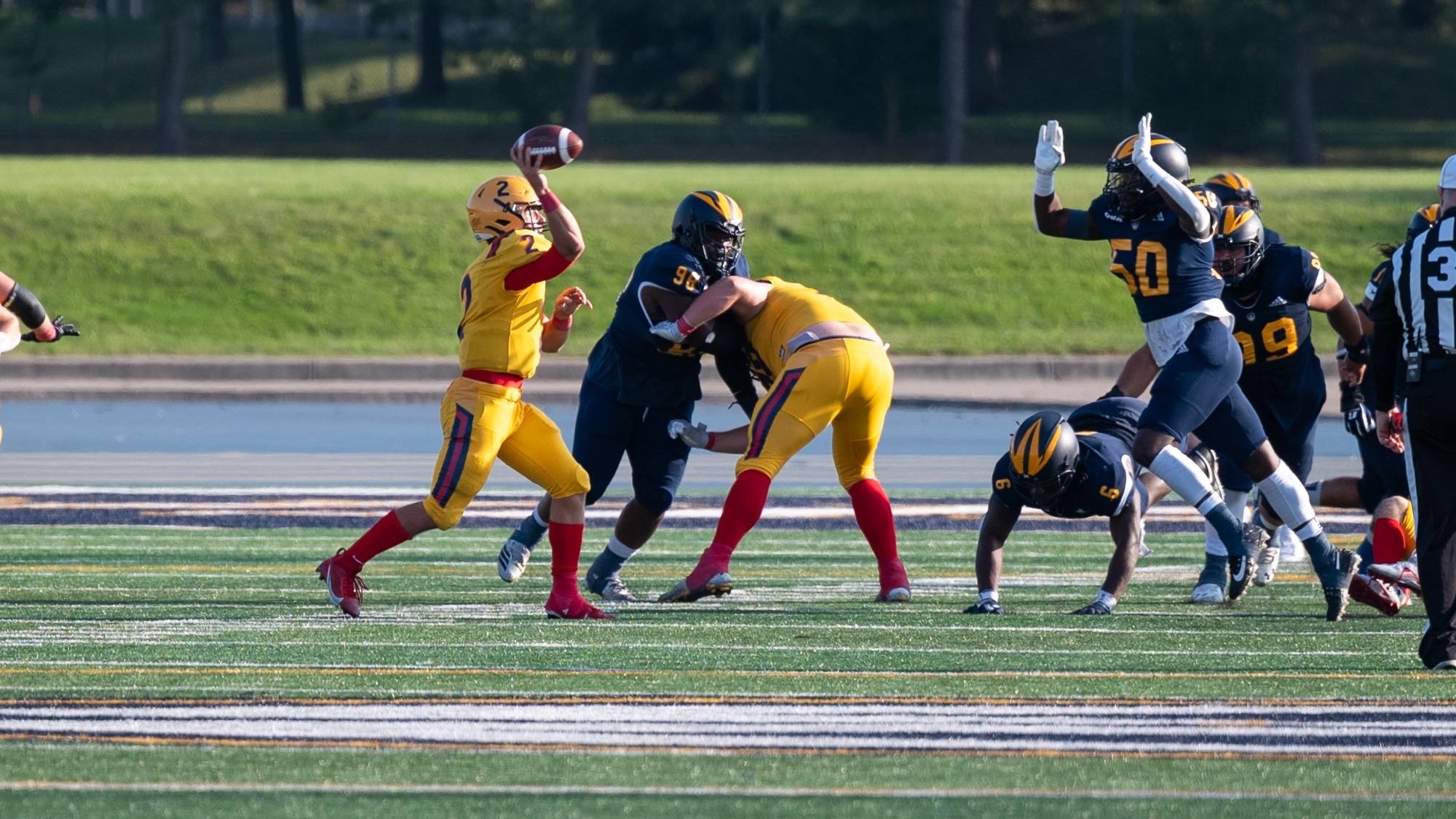 Queen’s Football suffers loss to Windsor Lancers on the road - Queen's ...