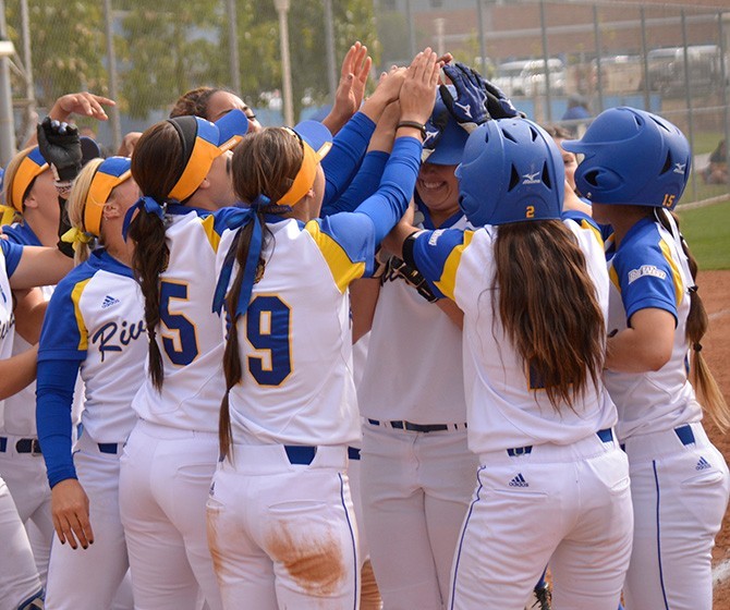 Softball Signs Six To National Letters Of Intent - UC Riverside Athletics