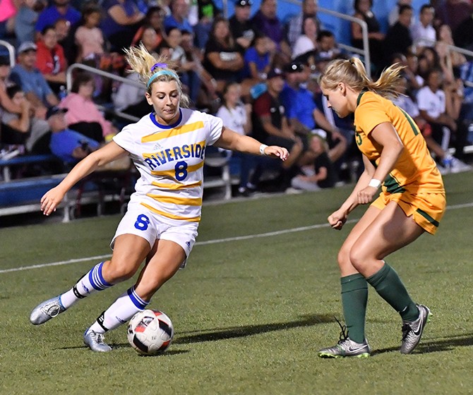 Amanda Apelian - 2017 - Women's Soccer - UC Riverside Athletics