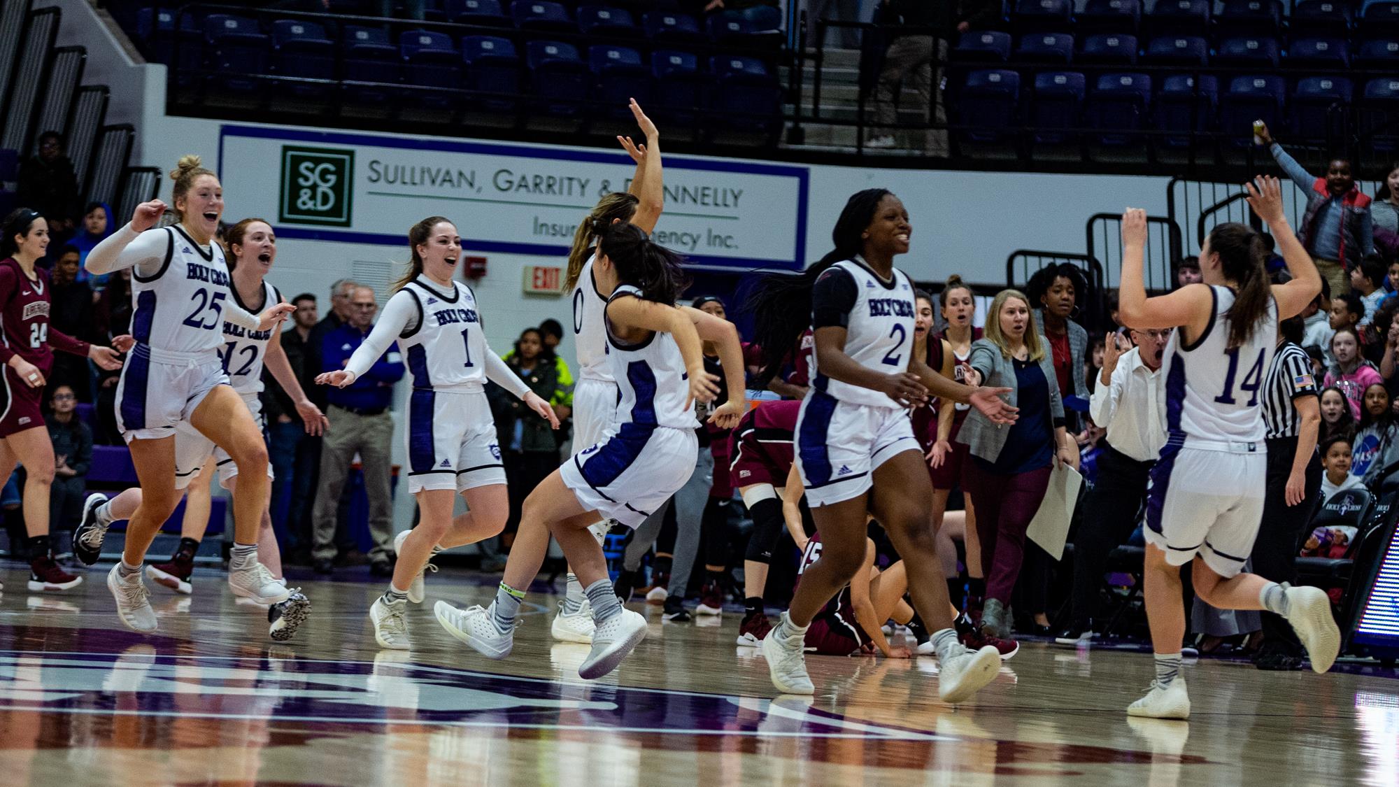 Manis guides women's basketball past Lafayette - Holy Cross Athletics