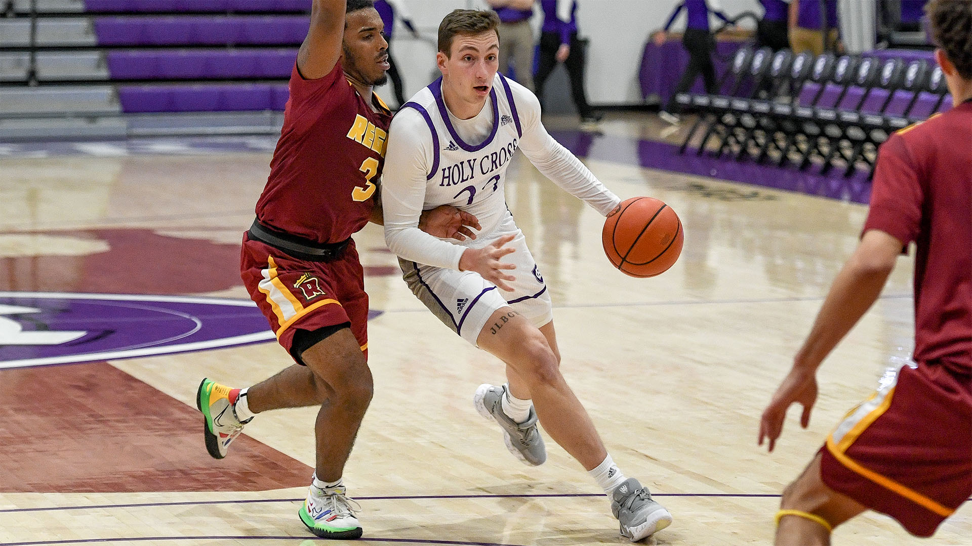 Men’s basketball dominates in season opener - Holy Cross Athletics