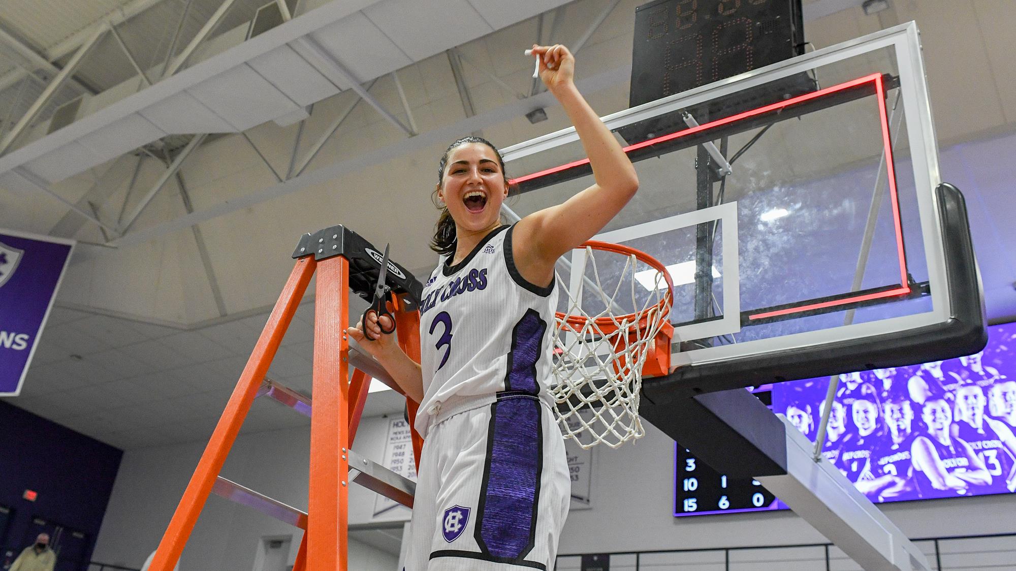 Avery LaBarbera - 2021-22 - Women's Basketball - Holy Cross Athletics