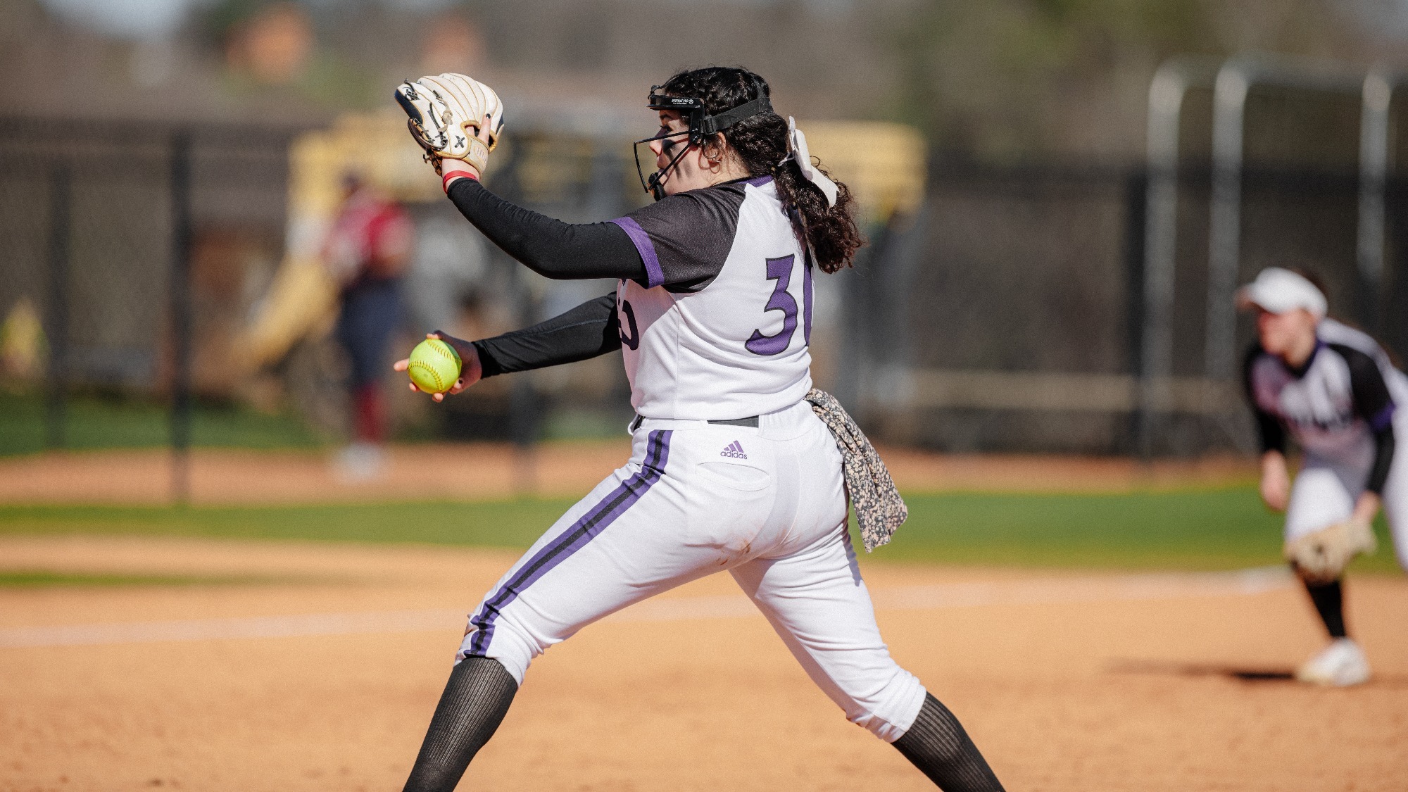 Softball sweeps doubleheader at Stonehill - Holy Cross Athletics