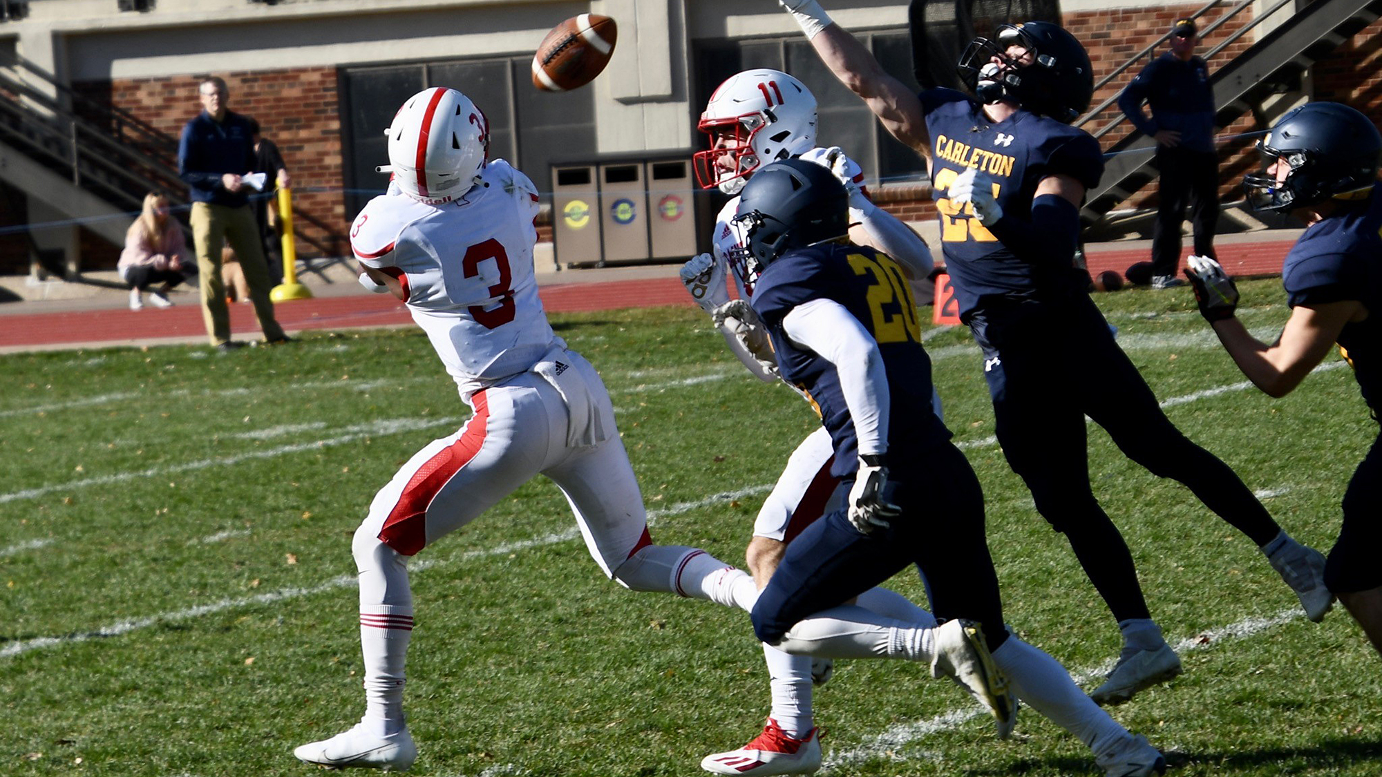 No. 5 SJU Stays Perfect With 38-10 Win - Saint John's University Athletics