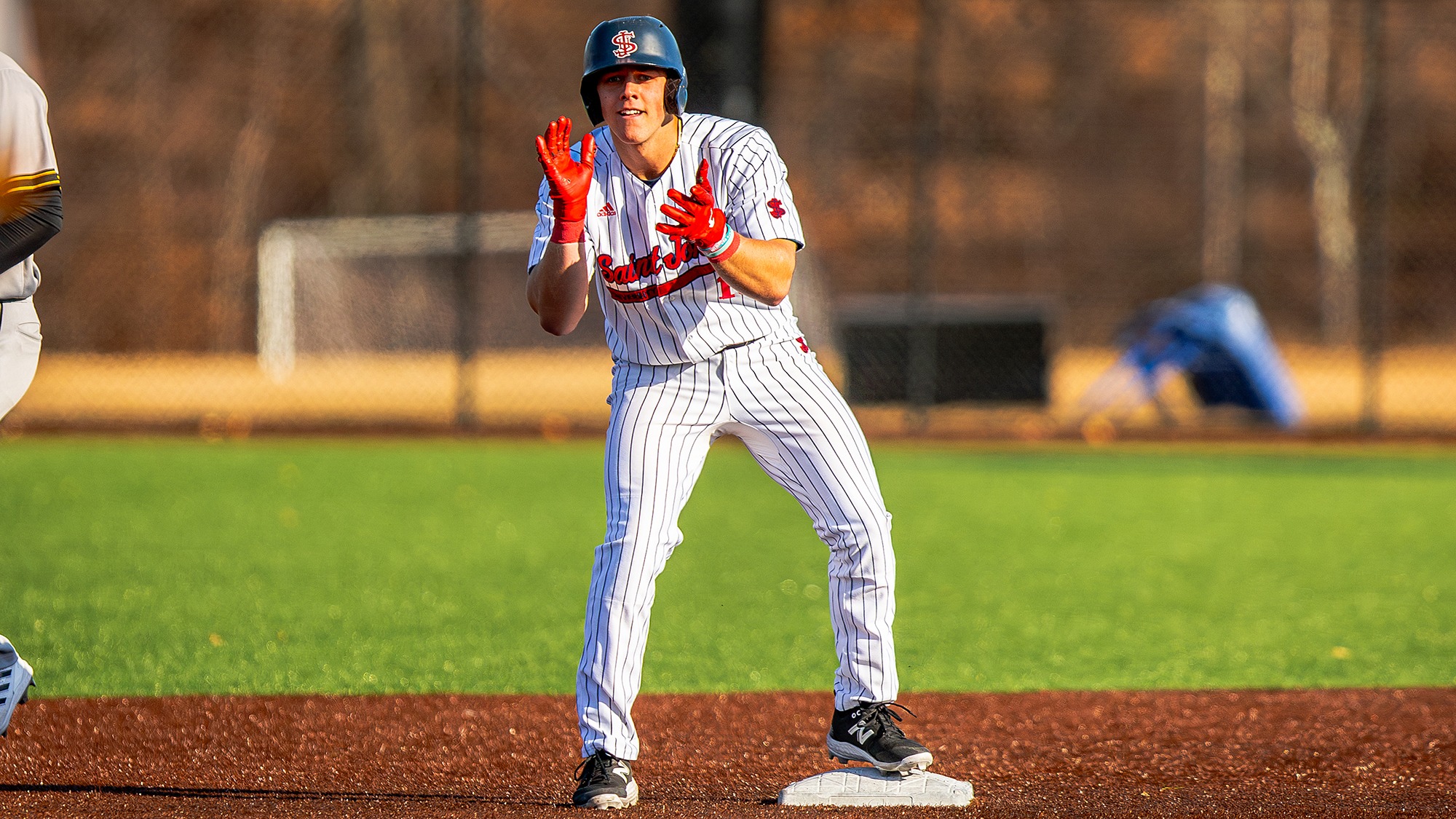 Johnnie Baseball Rides Six-Run Sixth Inning to 10-2 Win in Trip Opener ...