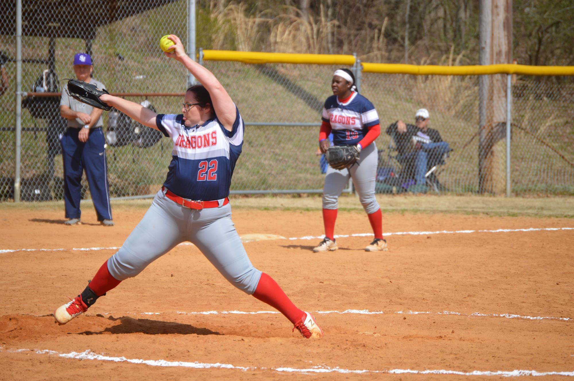 Softball Scores Seven in Seventh to take Series - Lane College Athletics