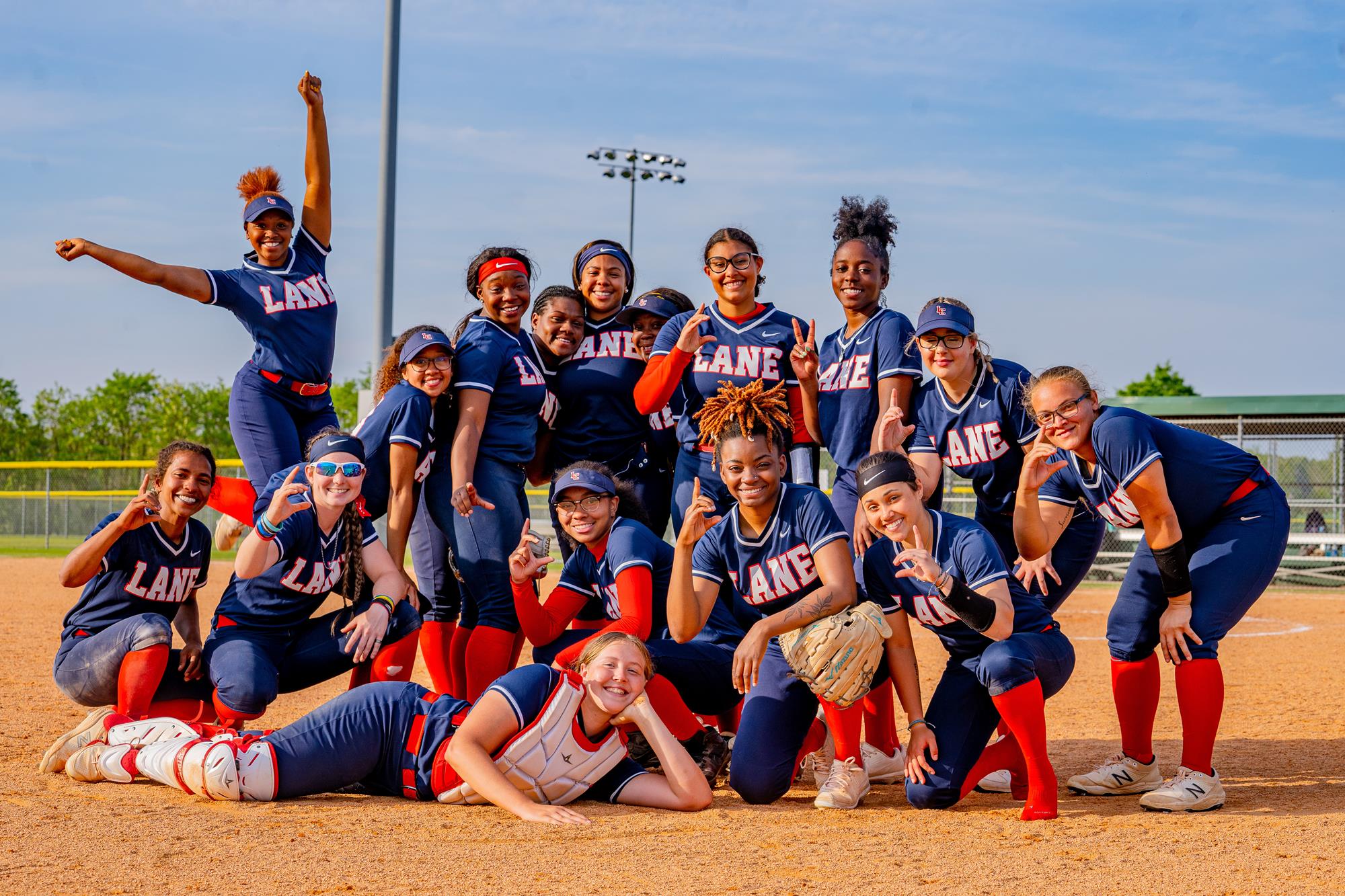 Dragons wrap up record-setting season with sweep of Miles - Lane ...